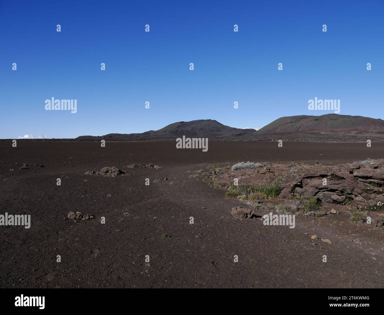 the high plateau of Plaine des Sables, on the path to Bellecombe pass ...