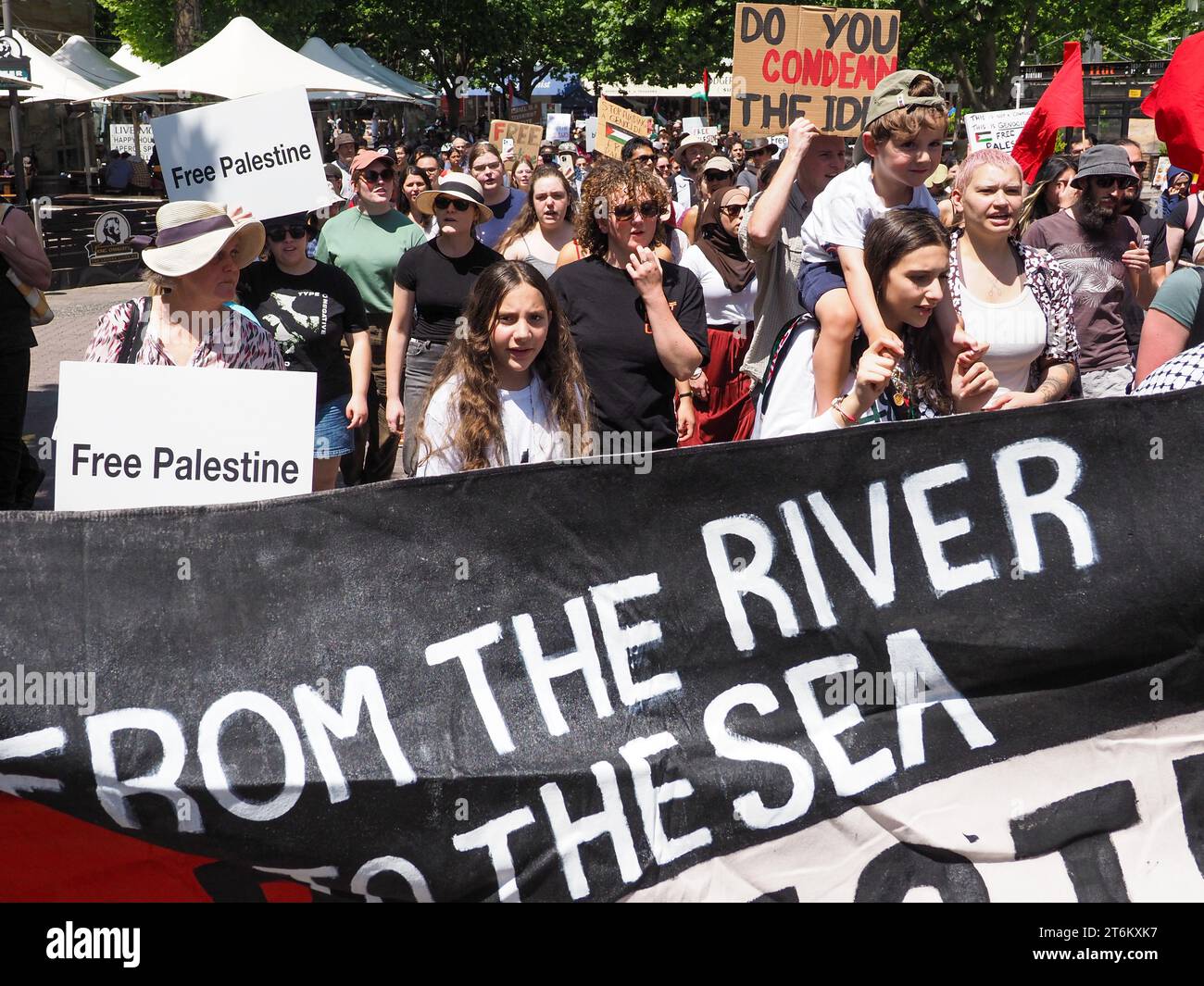 Canberra, Australia, 11th November 2023. Hundreds of protesters rally ...