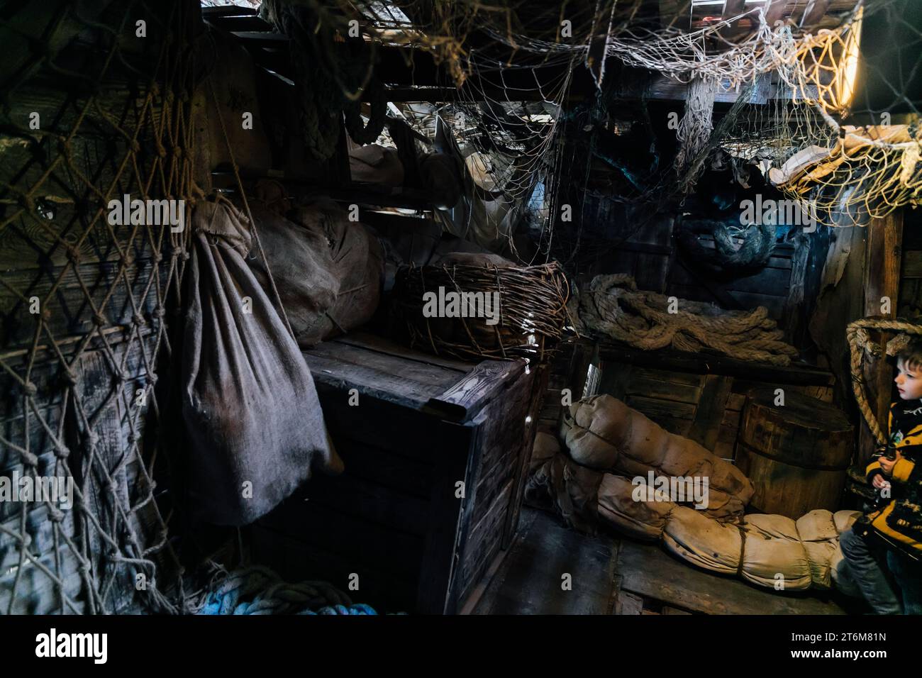 Historical ship cabins hi-res stock photography and images - Alamy