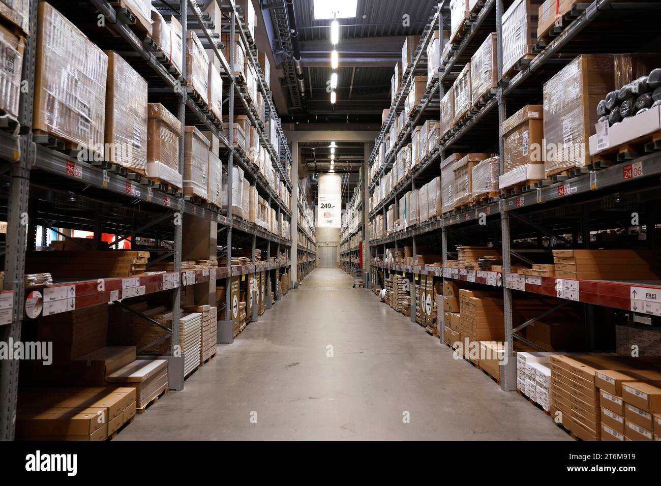 Regal sortiment hi-res stock photography and images - Alamy