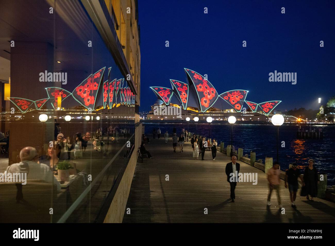 Sydney, Australia. 11th November 2023. At 8pm the Sydney Opera House ...