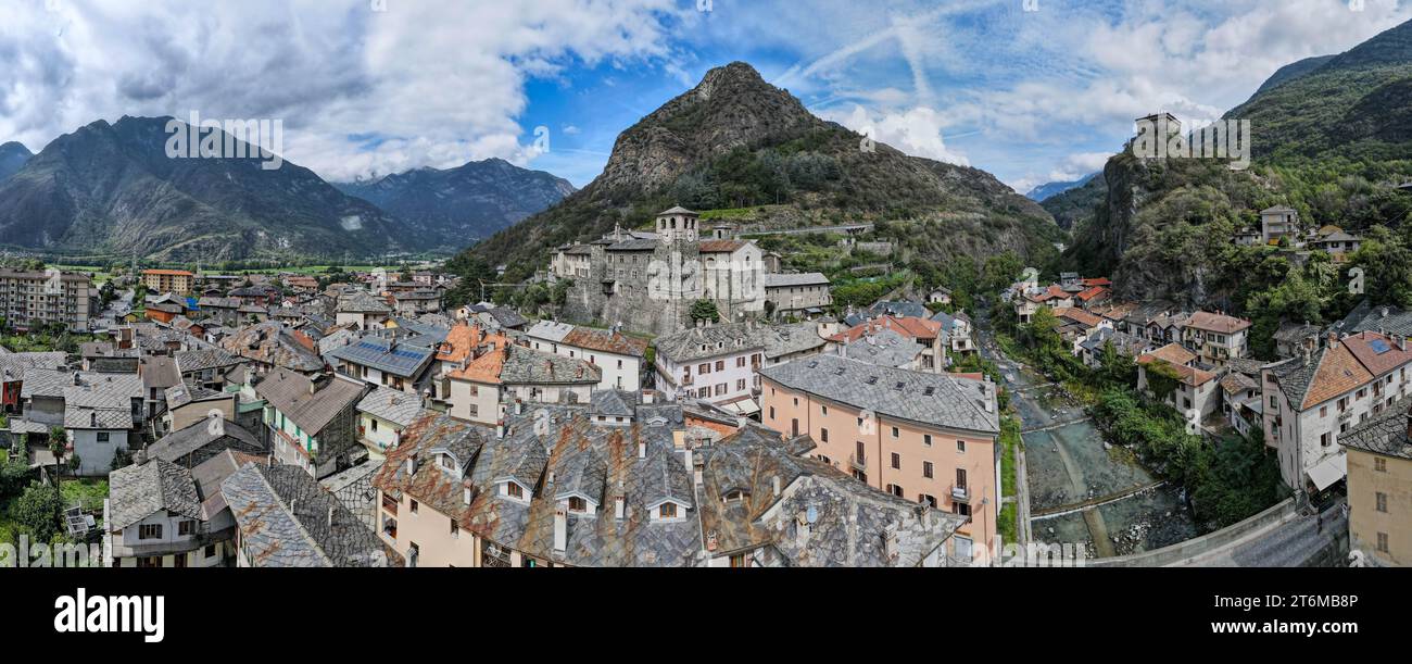 Verres castle valle italy hi-res stock photography and images - Alamy
