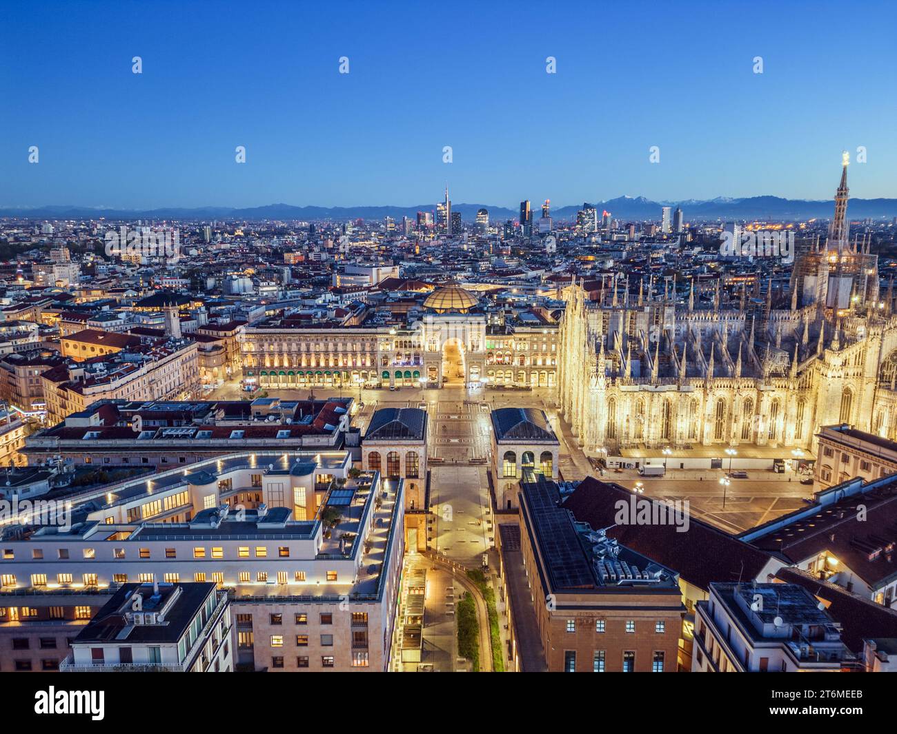 Milan, Italy landmark skyline at dawn Stock Photo - Alamy