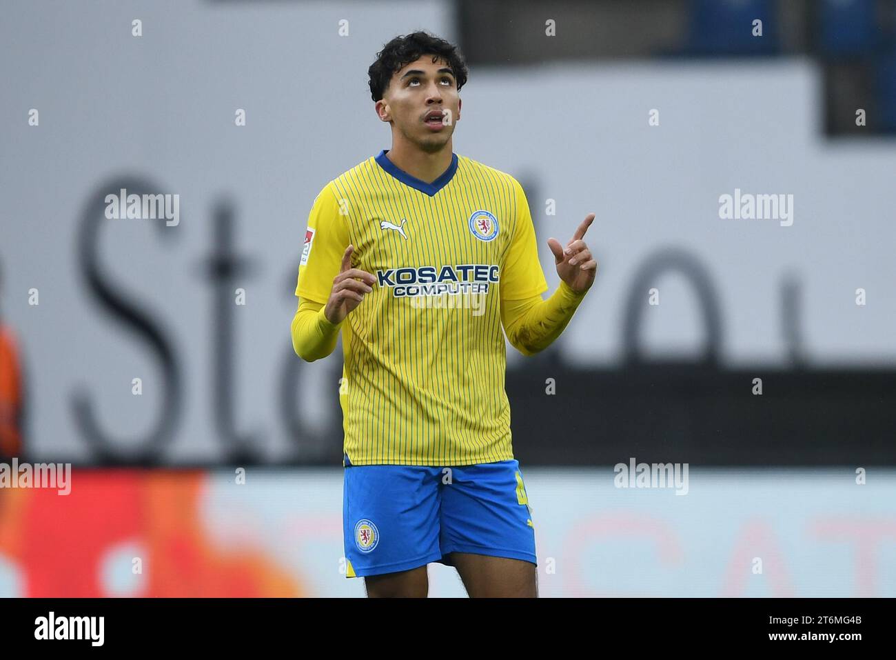 11 November 2023, Lower Saxony, Brunswick: Soccer: Bundesliga 2 ...