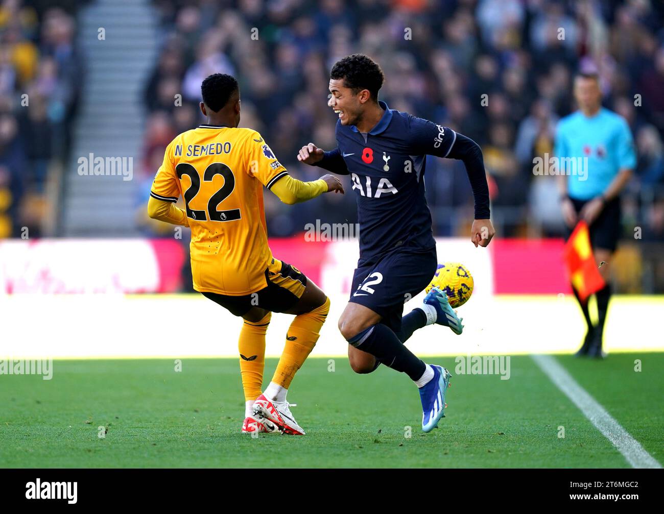 Wolverhampton Wanderers' Nelson Semedo (left) and Tottenham Hotspur's ...