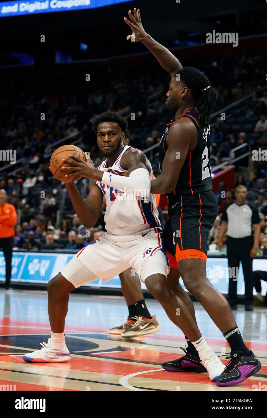 Philadelphia 76ers forward Paul Reed (44) is defended by Detroit ...