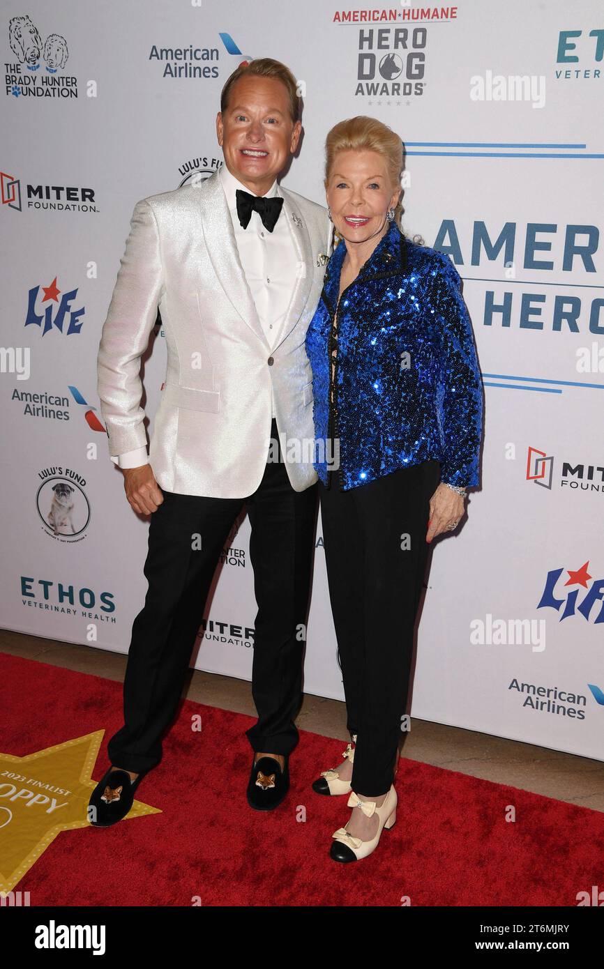 PALM BEACH, FL - NOVEMBER 10: Lois Pope and Carson Kressley attend the ...