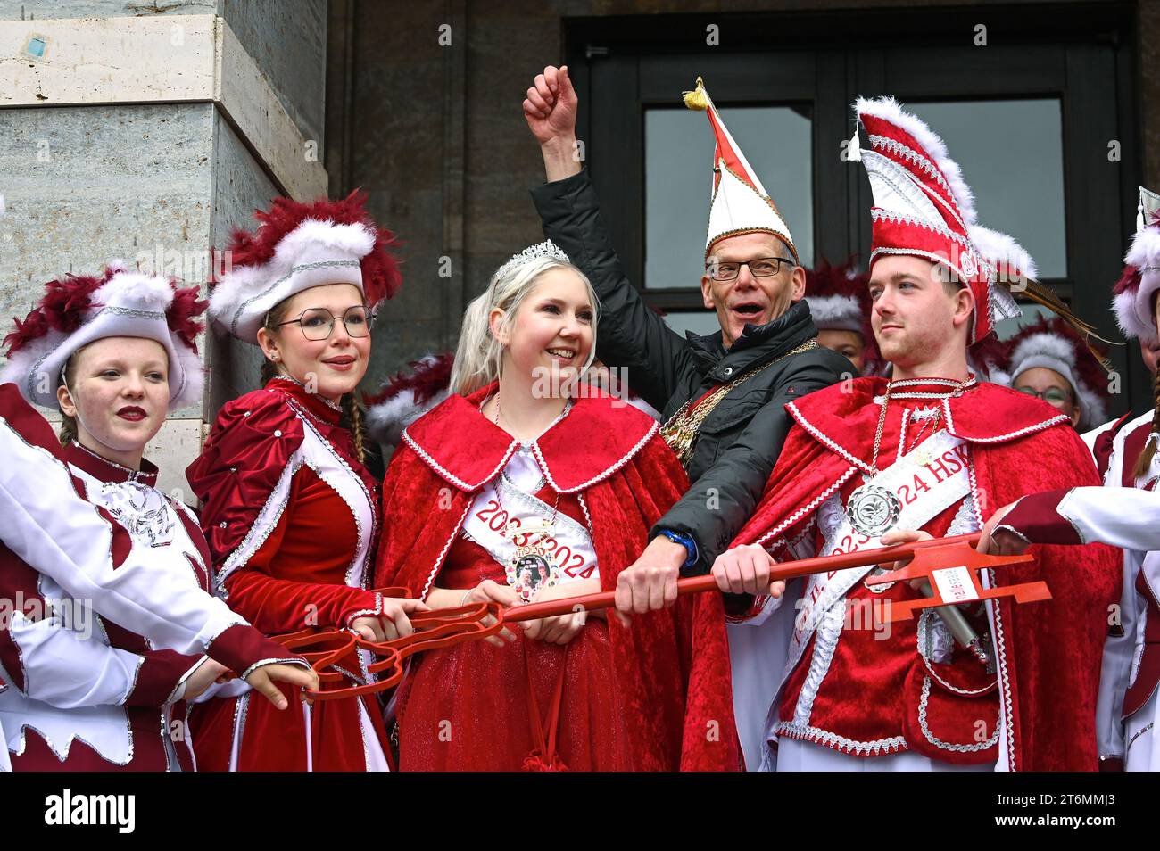 11 November 2023, Saxony-Anhalt, Halle (Saale): Mayor Egbert Geier (M ...