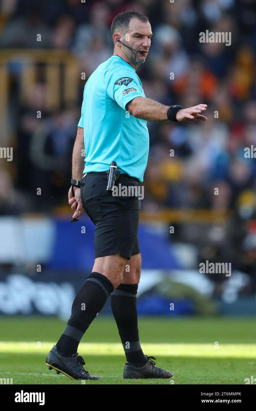 Referee Tim Robinson during the Premier League match Wolverhampton ...