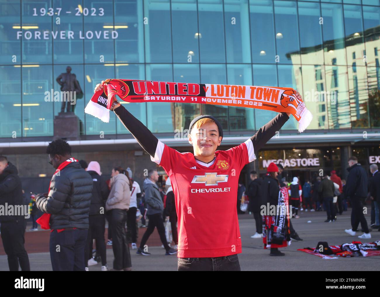 Old trafford fans 2023 hi-res stock photography and images - Alamy