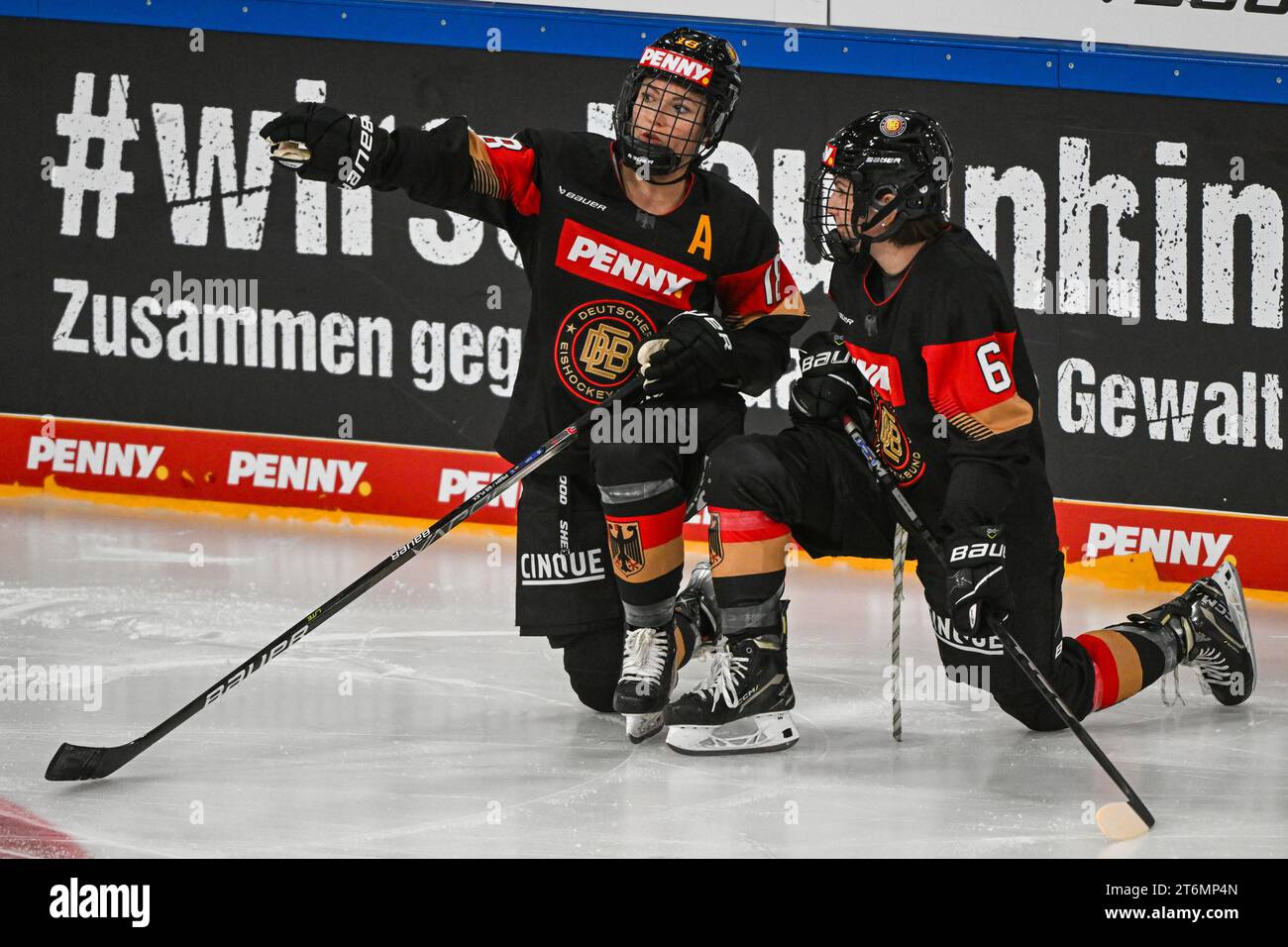 11 November 2023, Bavaria, Landshut: Ice hockey, women: Germany Cup ...