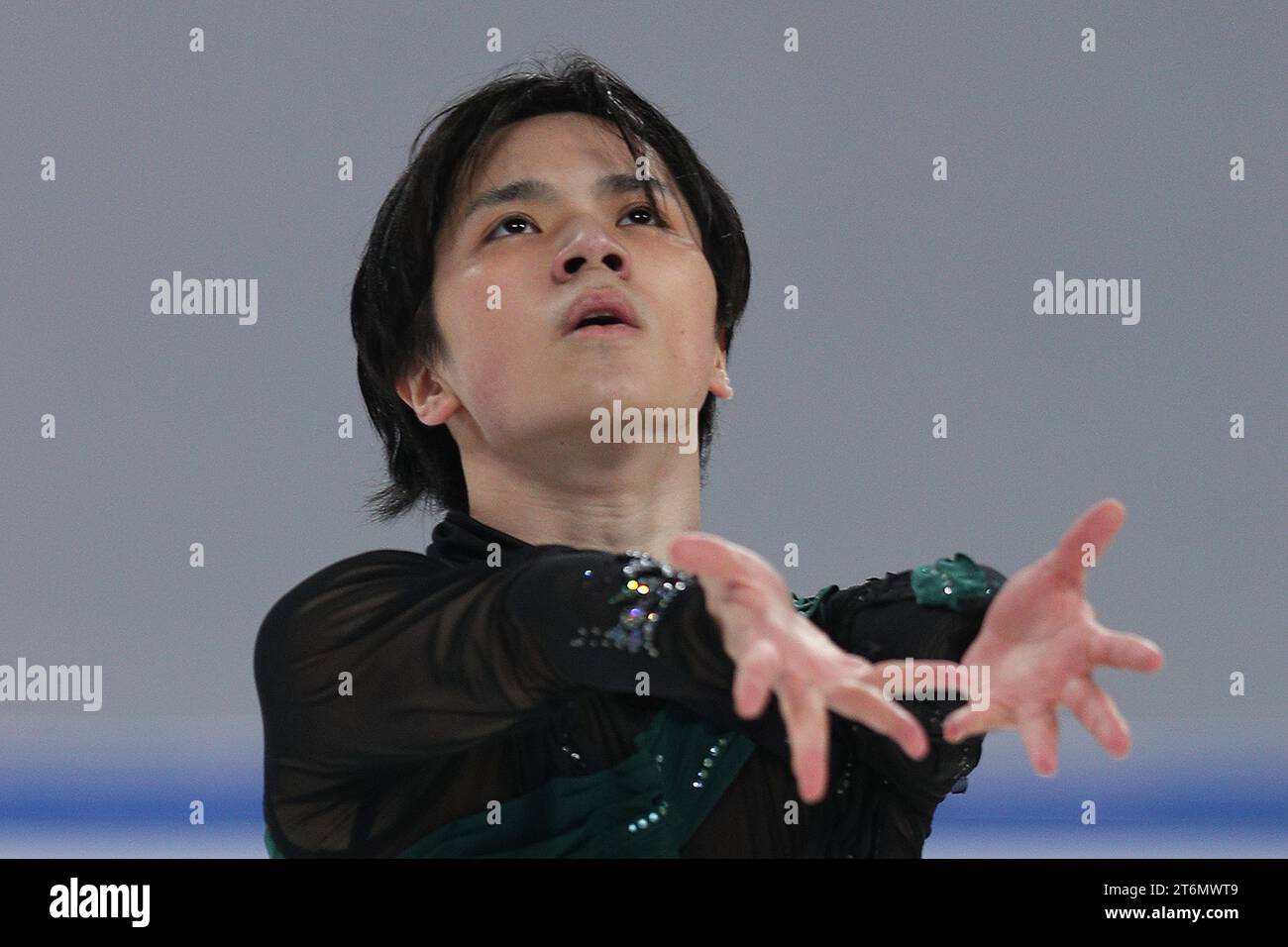 (231110) -- CHONGQING, Nov. 10, 2023 (Xinhua) -- Uno Shoma of Japan ...