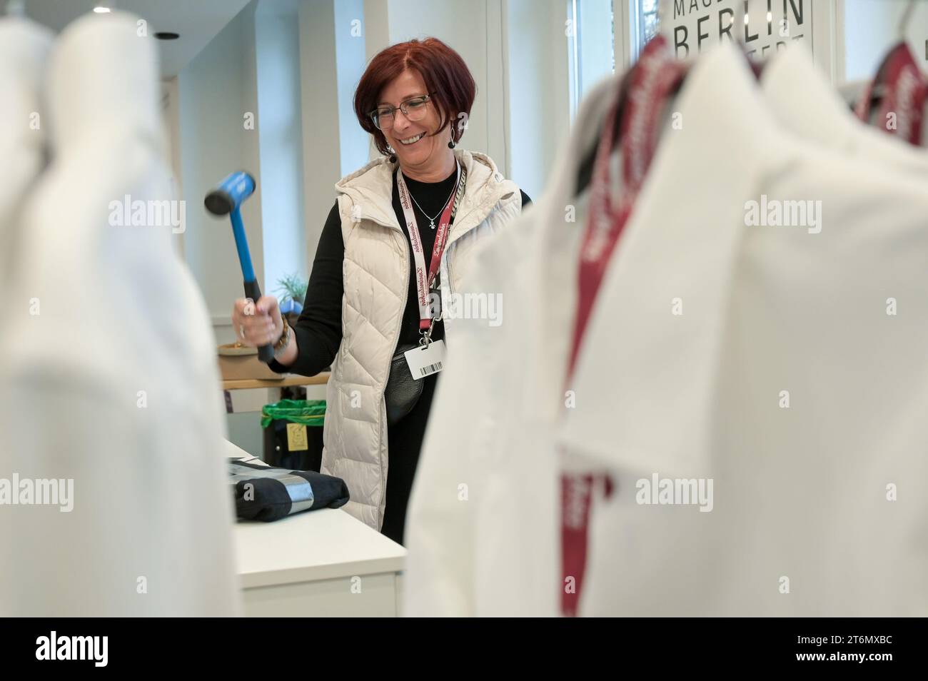 11 November 2023, Saxony-Anhalt, Halle (Saale): Doreen Kluge, branch ...
