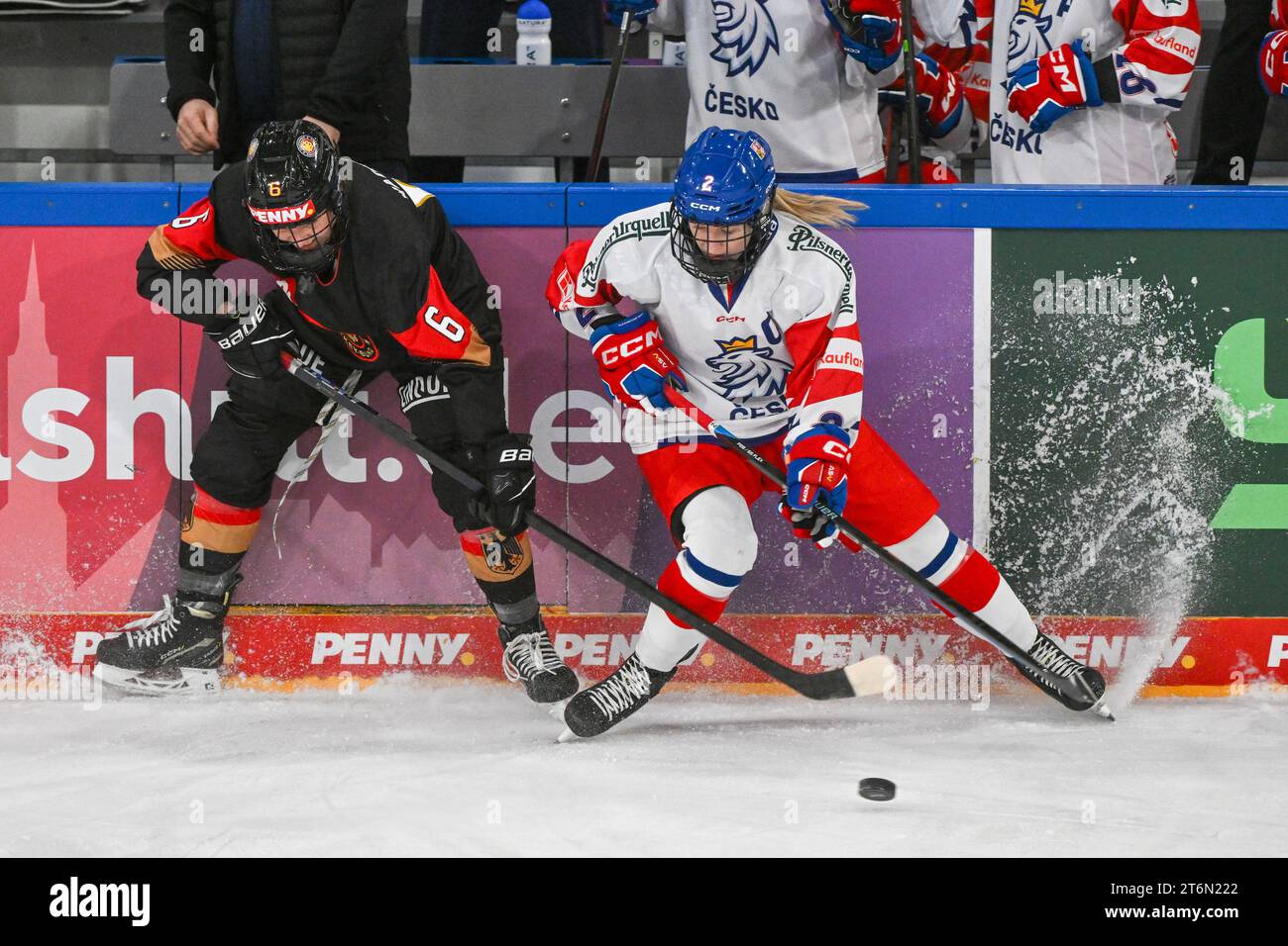 11 November 2023, Bavaria, Landshut: Ice hockey, women: Germany Cup ...