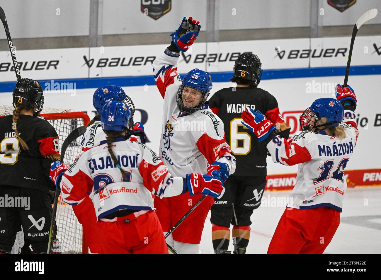 11 November 2023, Bavaria, Landshut: Ice hockey, women: Germany Cup ...