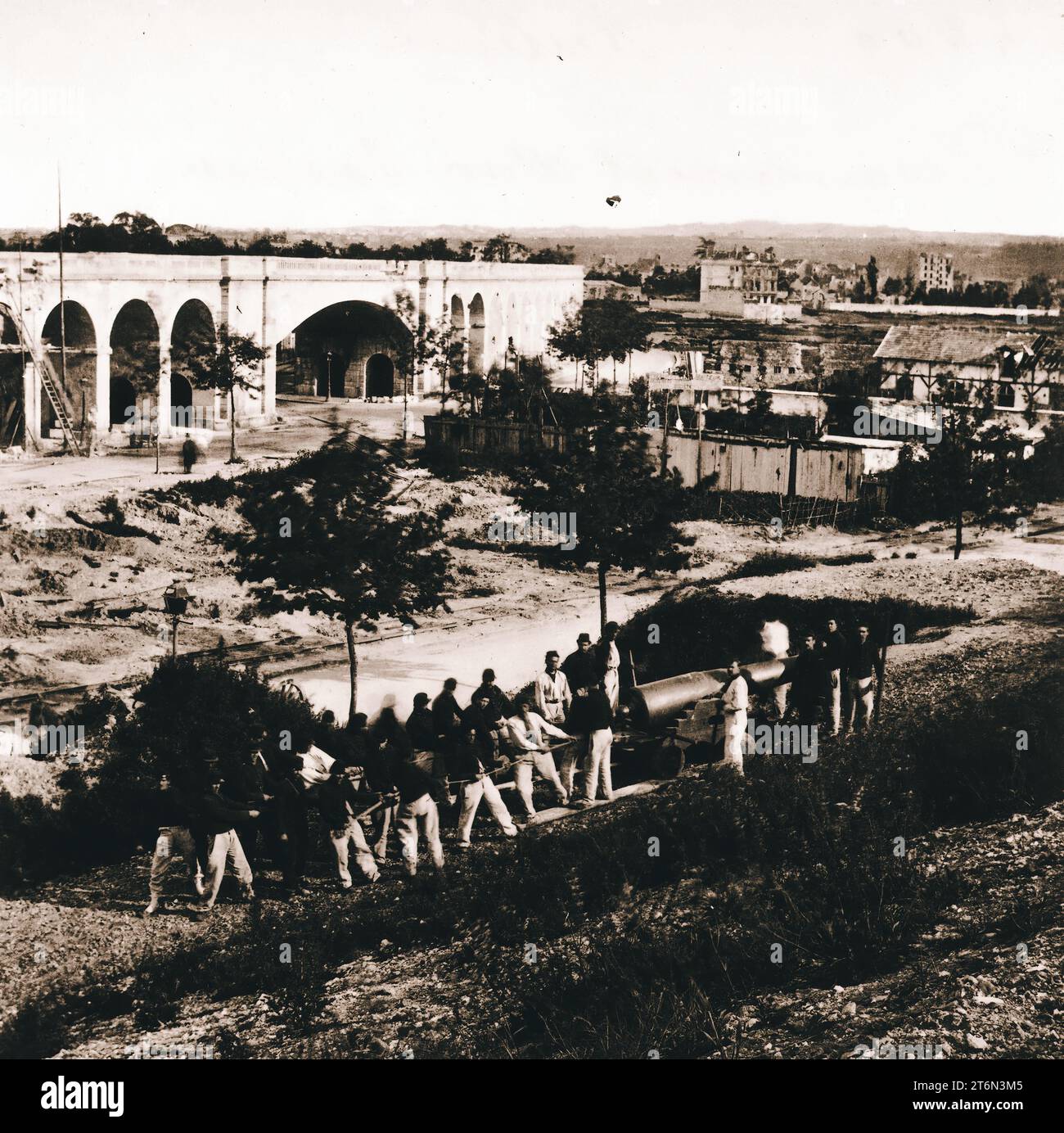 Paris Commune. The Point-du-Jour viaduct, disarmament of a bastion. la ...