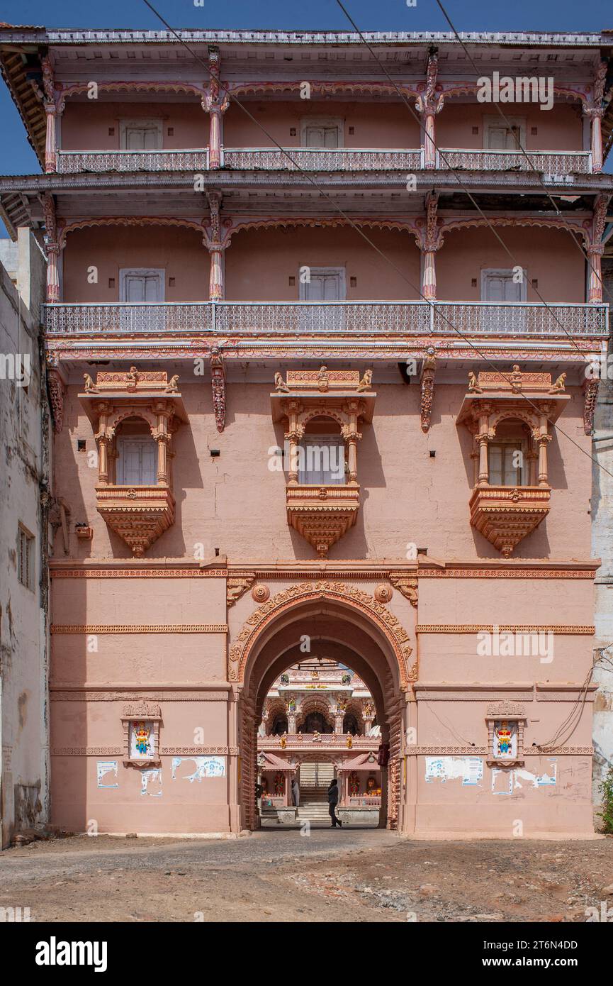 25 Jun 2012 Vintage Traditional Design of Entrance on Shree ...