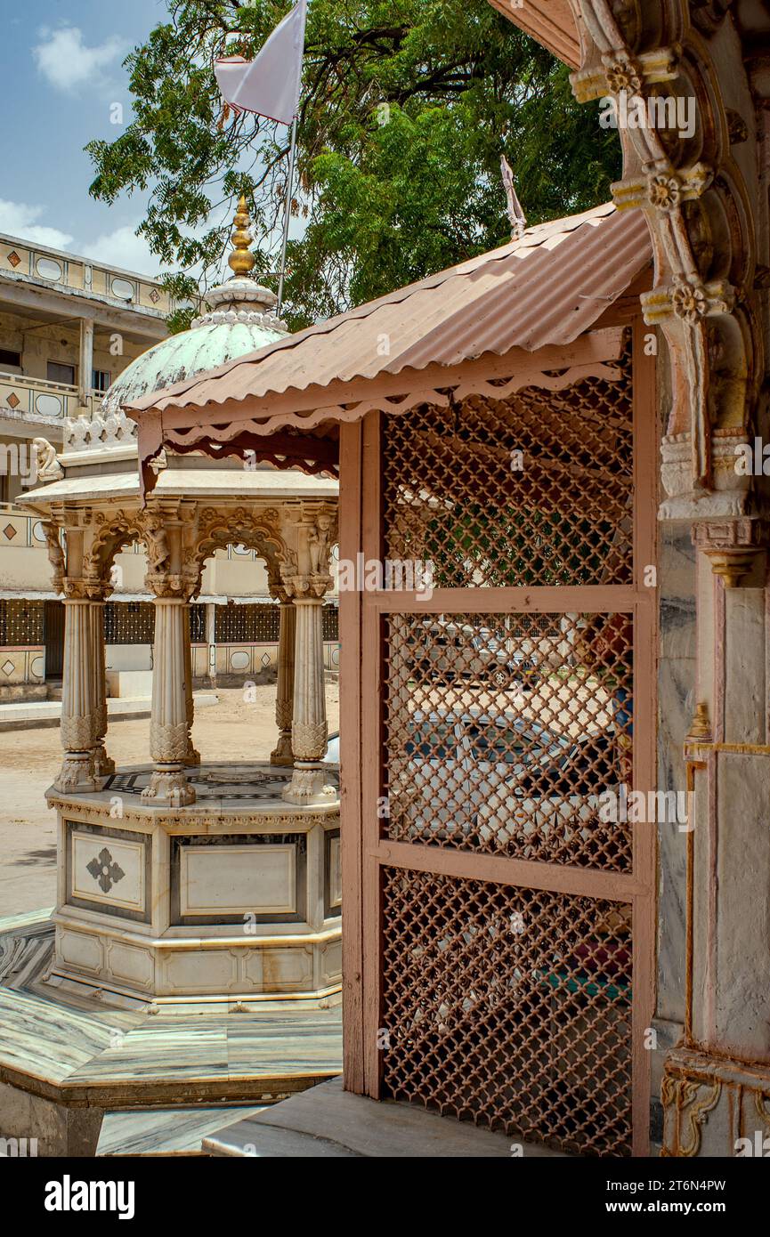 25 Jun 2012 Vintage Traditional Design of Old Shree Swaminarayan Mandir ...