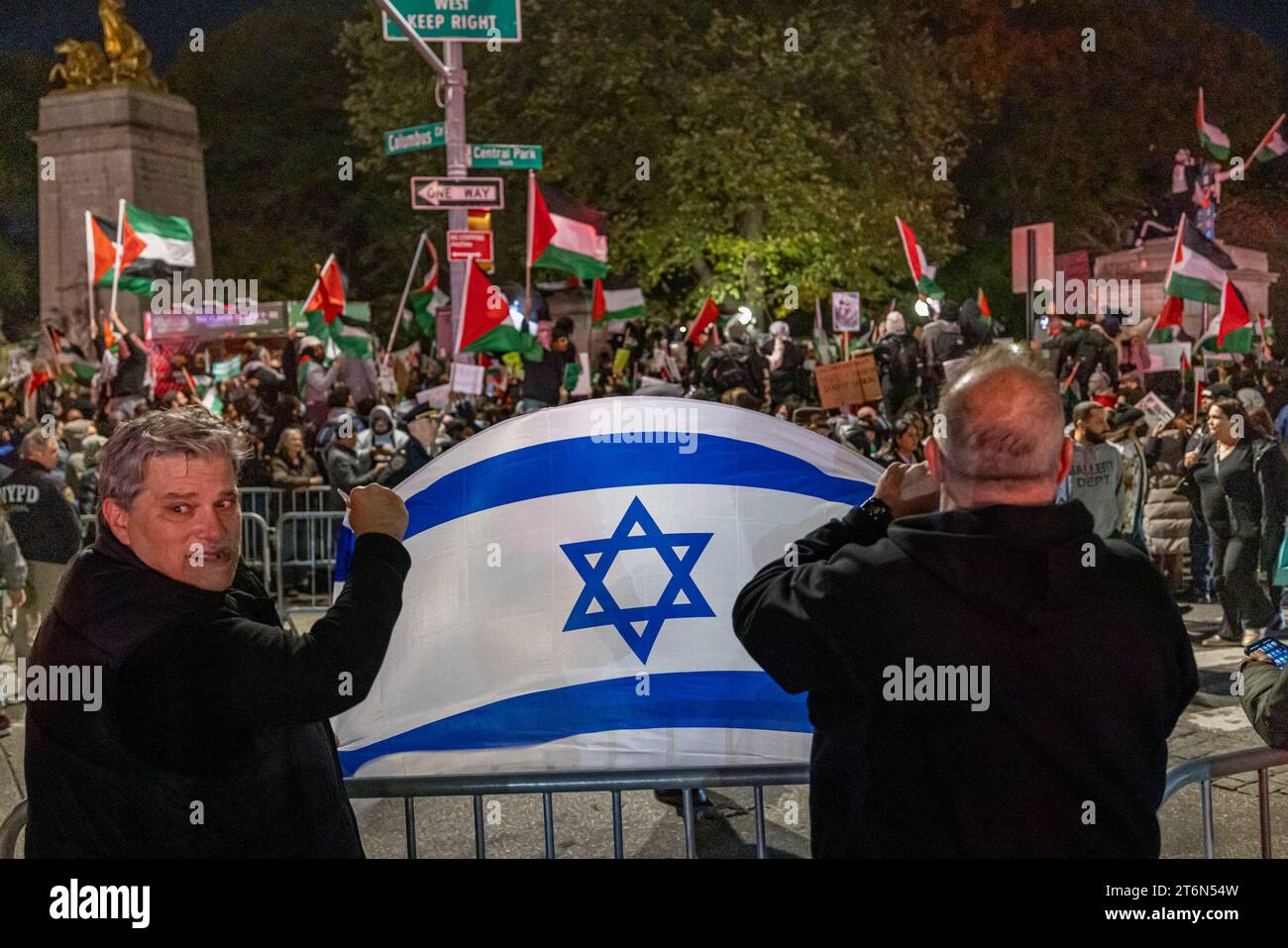 NEW YORK, NEW YORK - NOVEMBER 10: Counter-protesters hold an Israeli ...