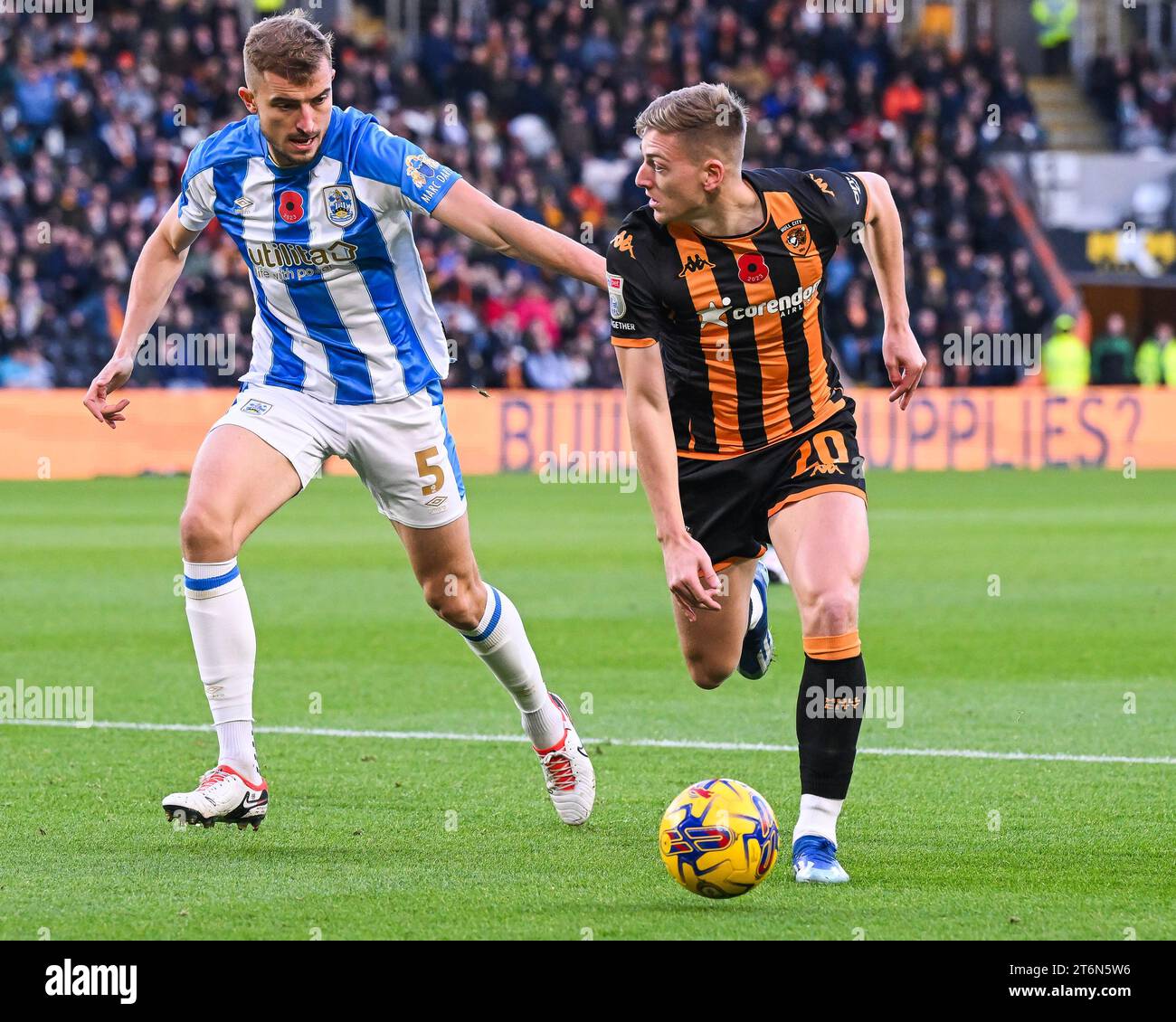 Liam Delap #20 of Hull City makes a break with the ball during the Sky ...