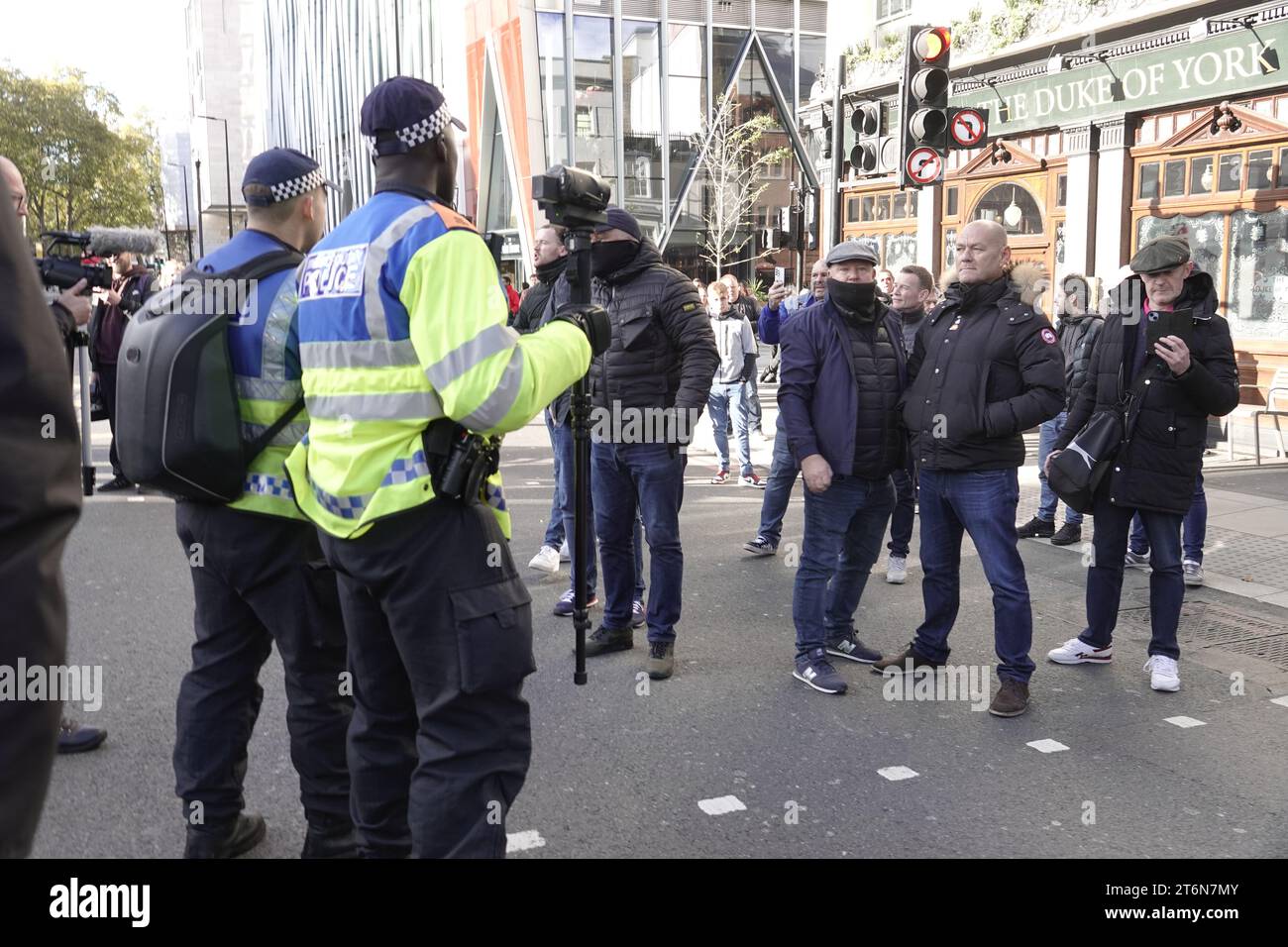 Victoria, South West London, UK. 11th November, 2023 The Met police are ...