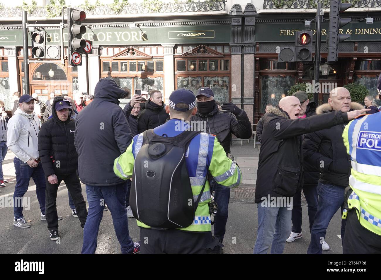 Victoria, South West London, UK. 11th November, 2023 The Met police are ...