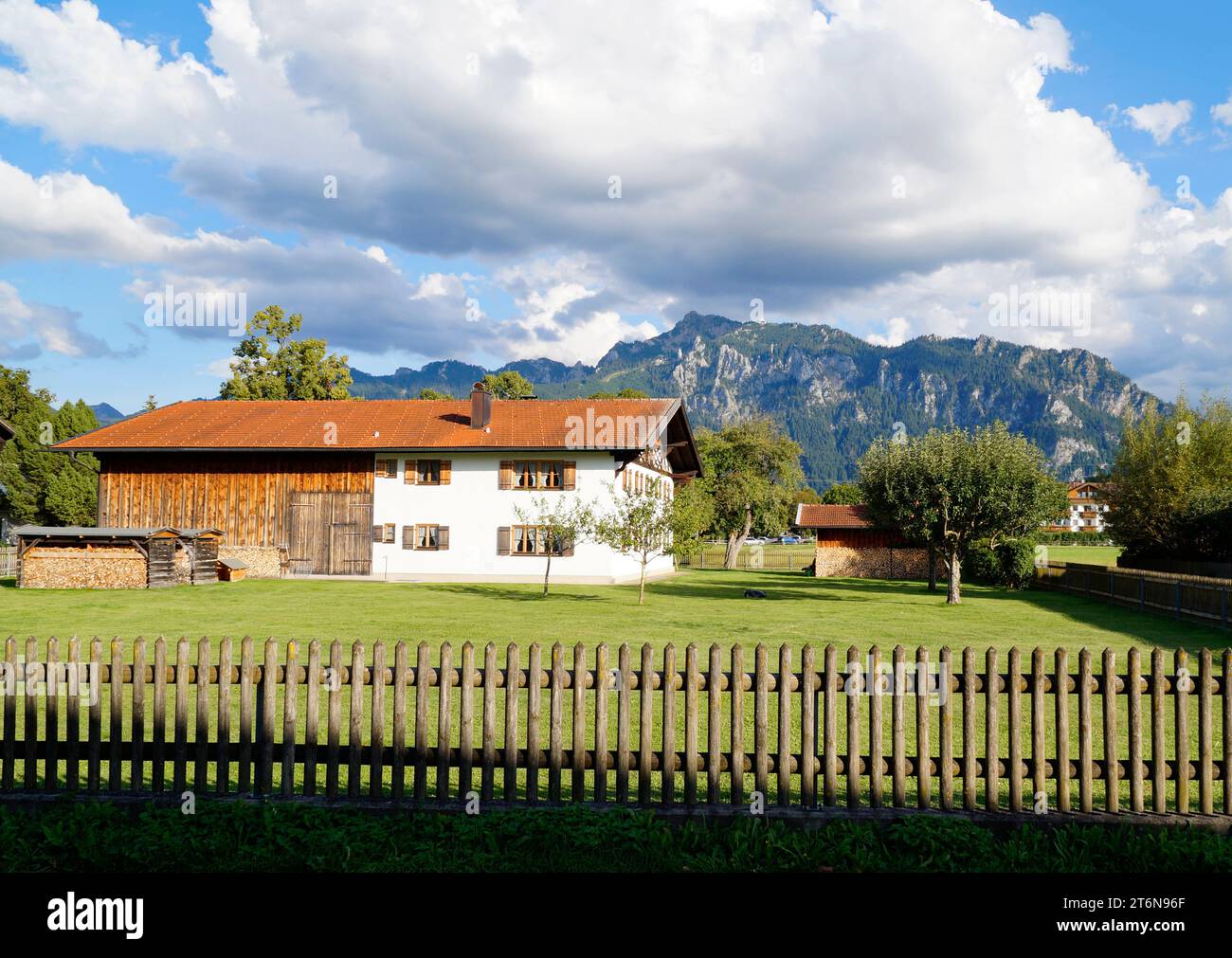 German architecture home farmhouse hi-res stock photography and images ...
