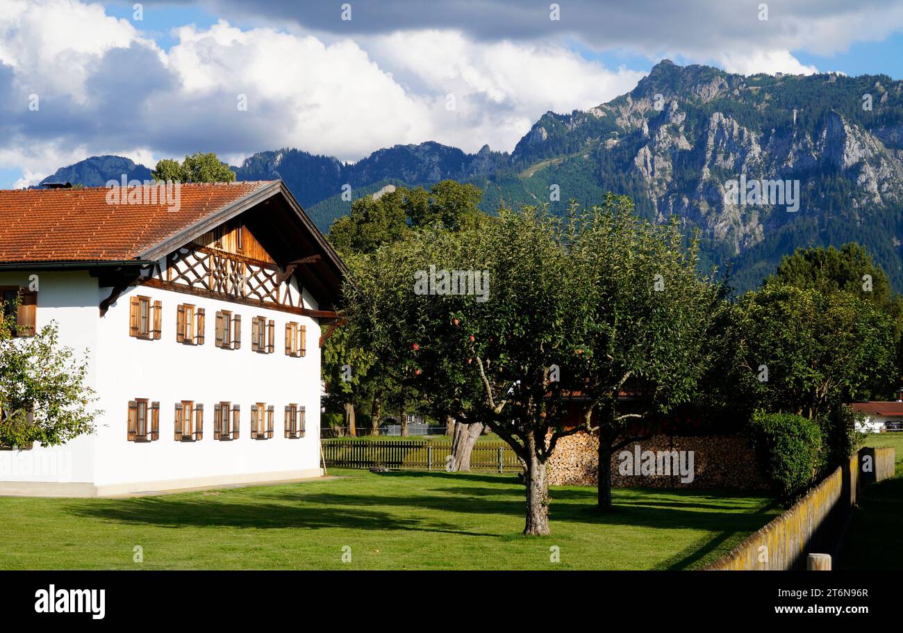 German architecture home farmhouse hi-res stock photography and images ...
