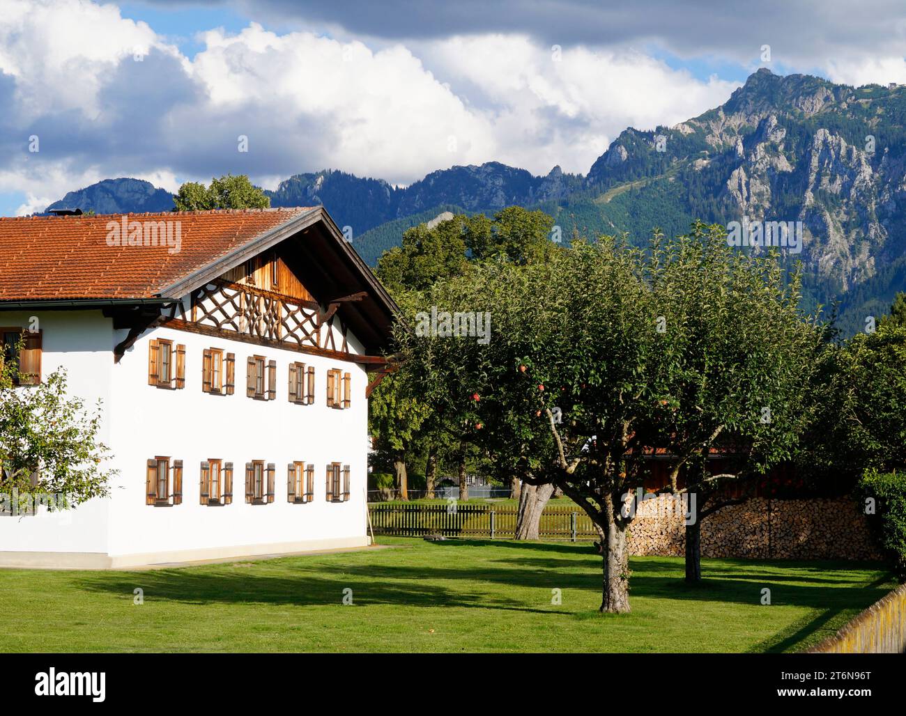 German architecture home farmhouse hi-res stock photography and images ...