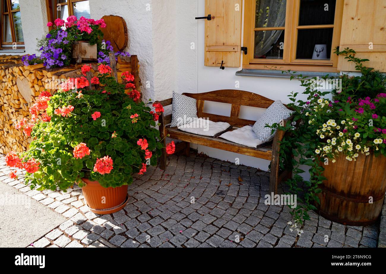 Traditional german wooden house hi-res stock photography and images - Alamy