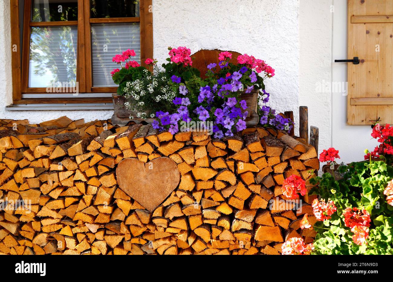Traditional german wooden house hi-res stock photography and images - Alamy