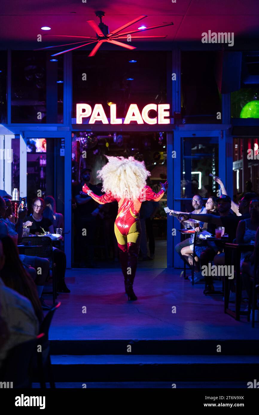 Miami, USA. 27 Oct, 2023. The famous Palace Drag show on Miami South ...