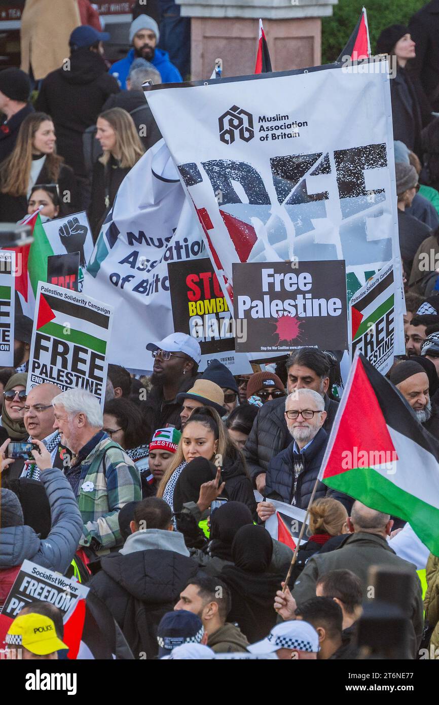 London, UK. 11 Nov 2023. Jeremy Corbyn MP at the front of the march ...
