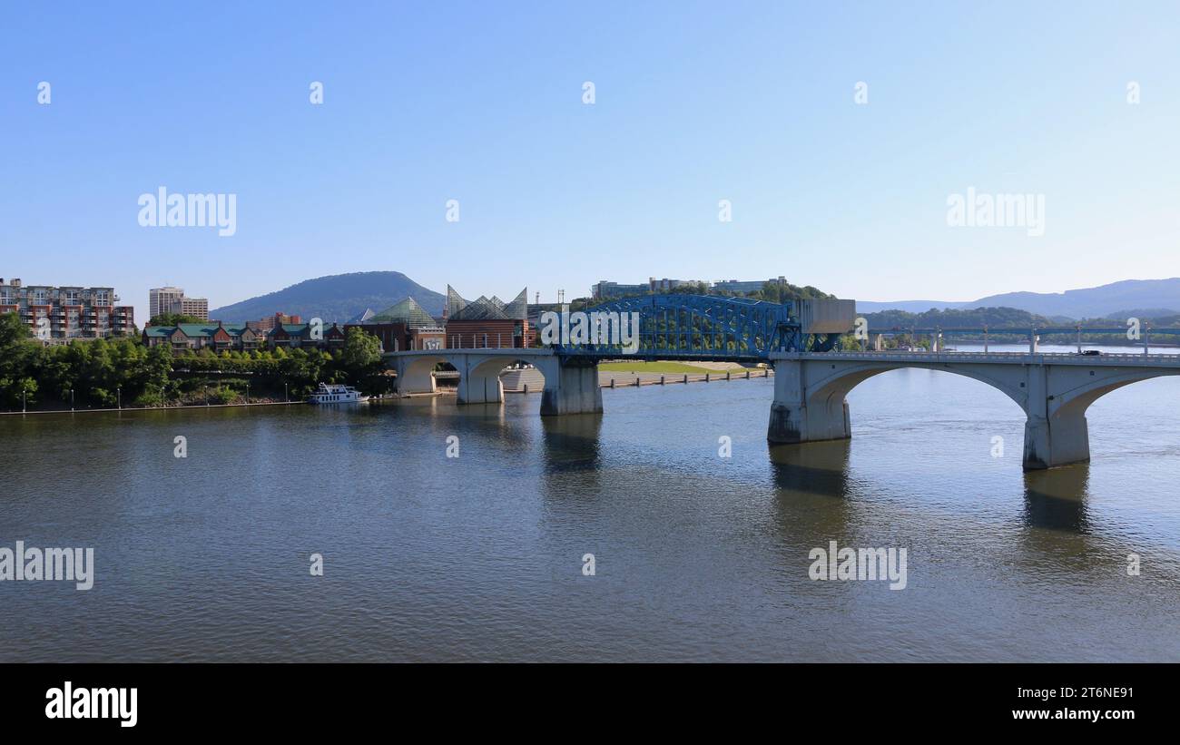 Chattanooga, Tennessee, United States. The Market Street Bridge ...