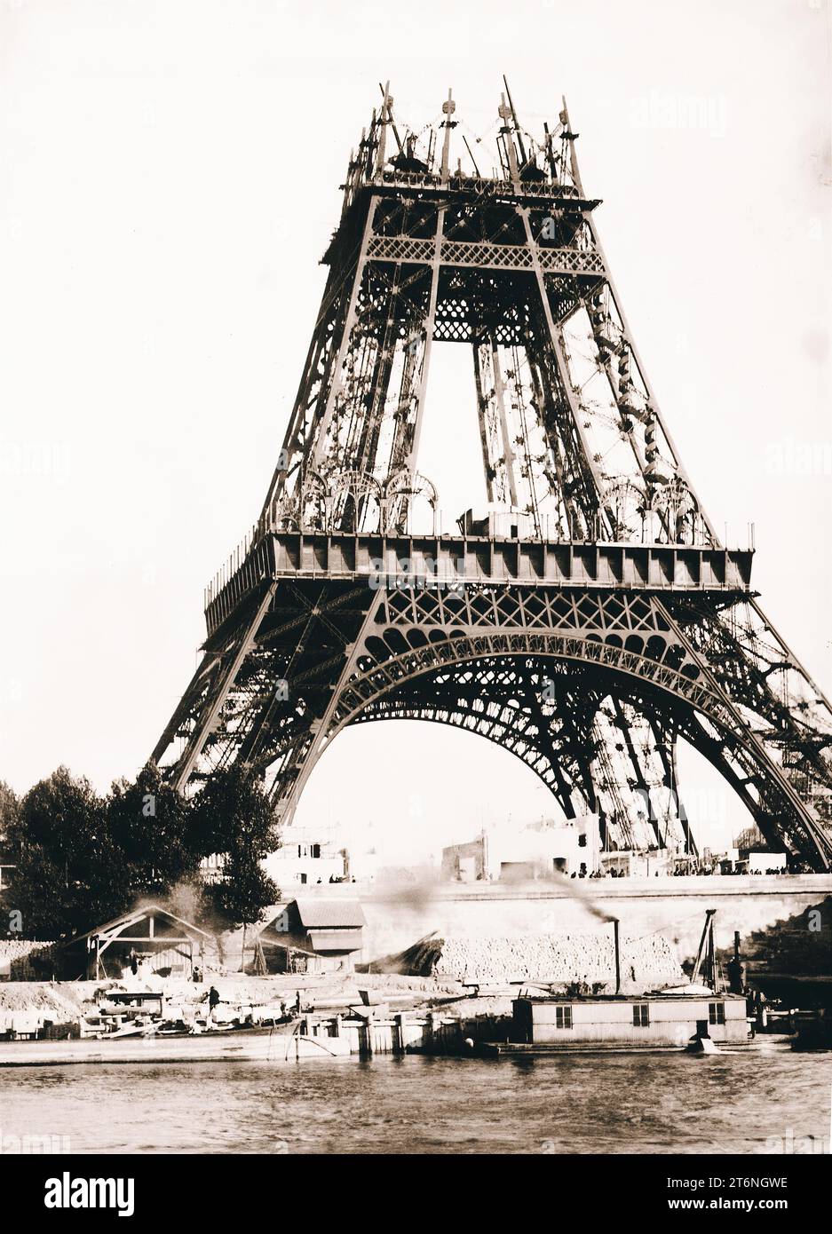 Eiffel Tower under construction, Paris, France Stock Photo - Alamy