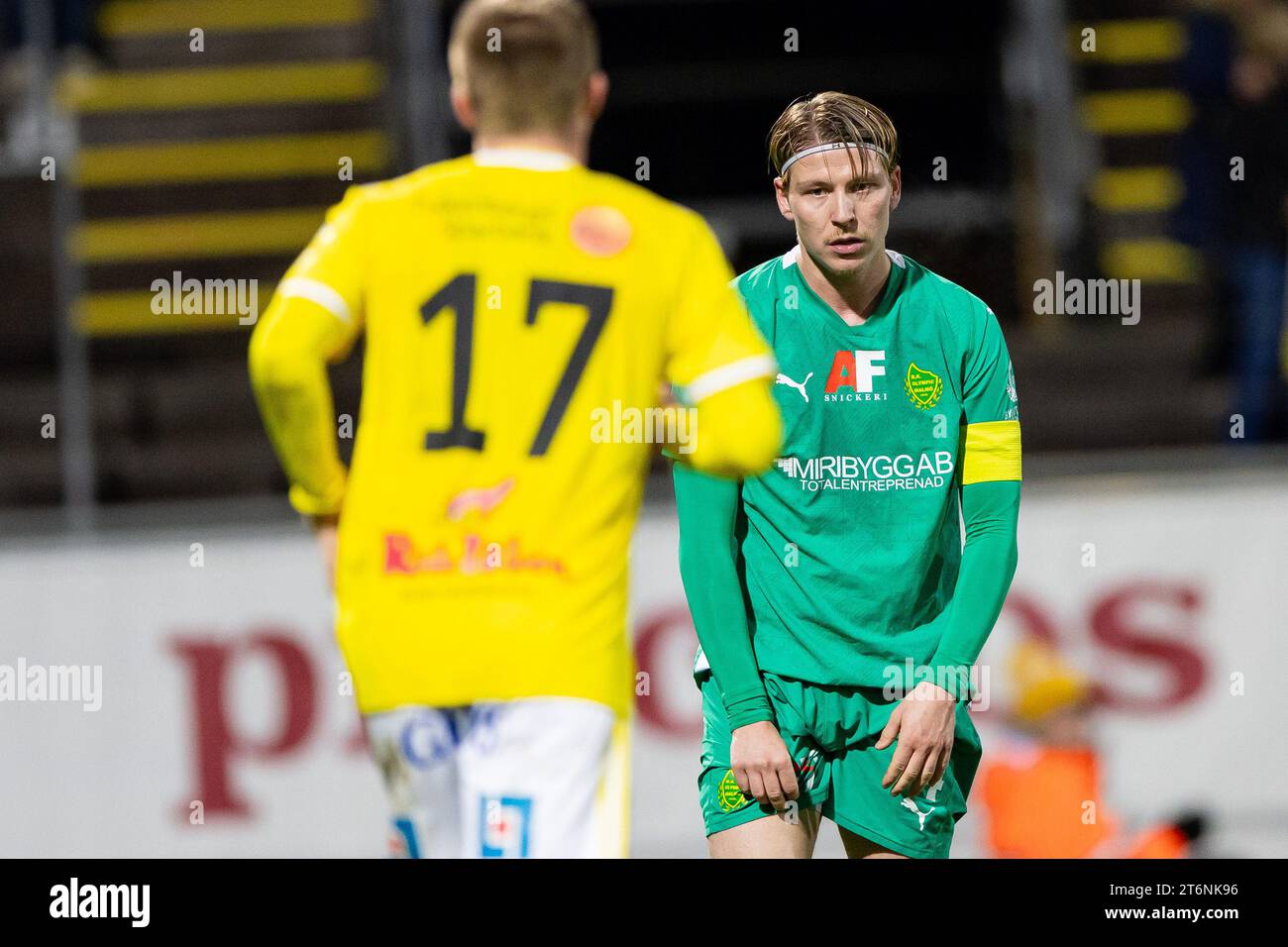231111 BK Olympics Fabian Velander deppar under fotbollsmatchen i Ettan ...