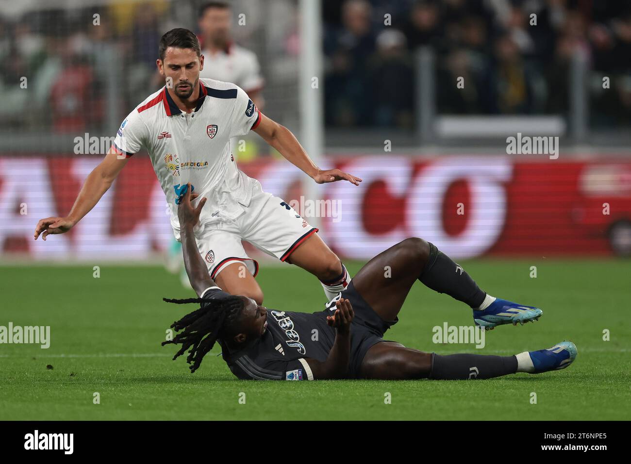 Turin, Italy, 11th November 2023. Edoardo Goldaniga of Cagliari clashes ...