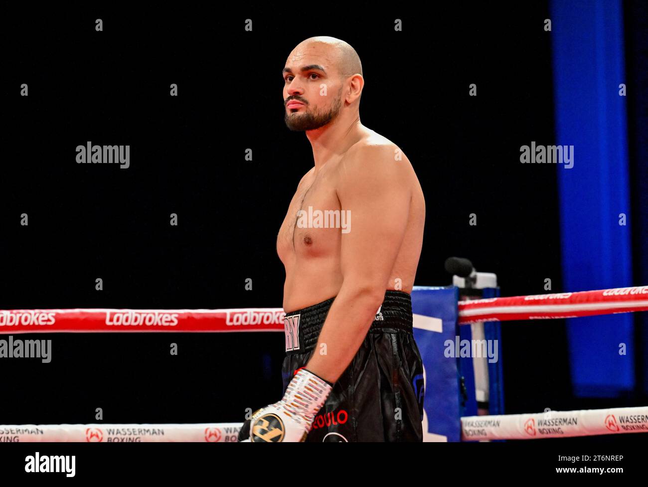 Brighton, UK, 10 November 2023. Roman Fury vs Bradley Davies during ...