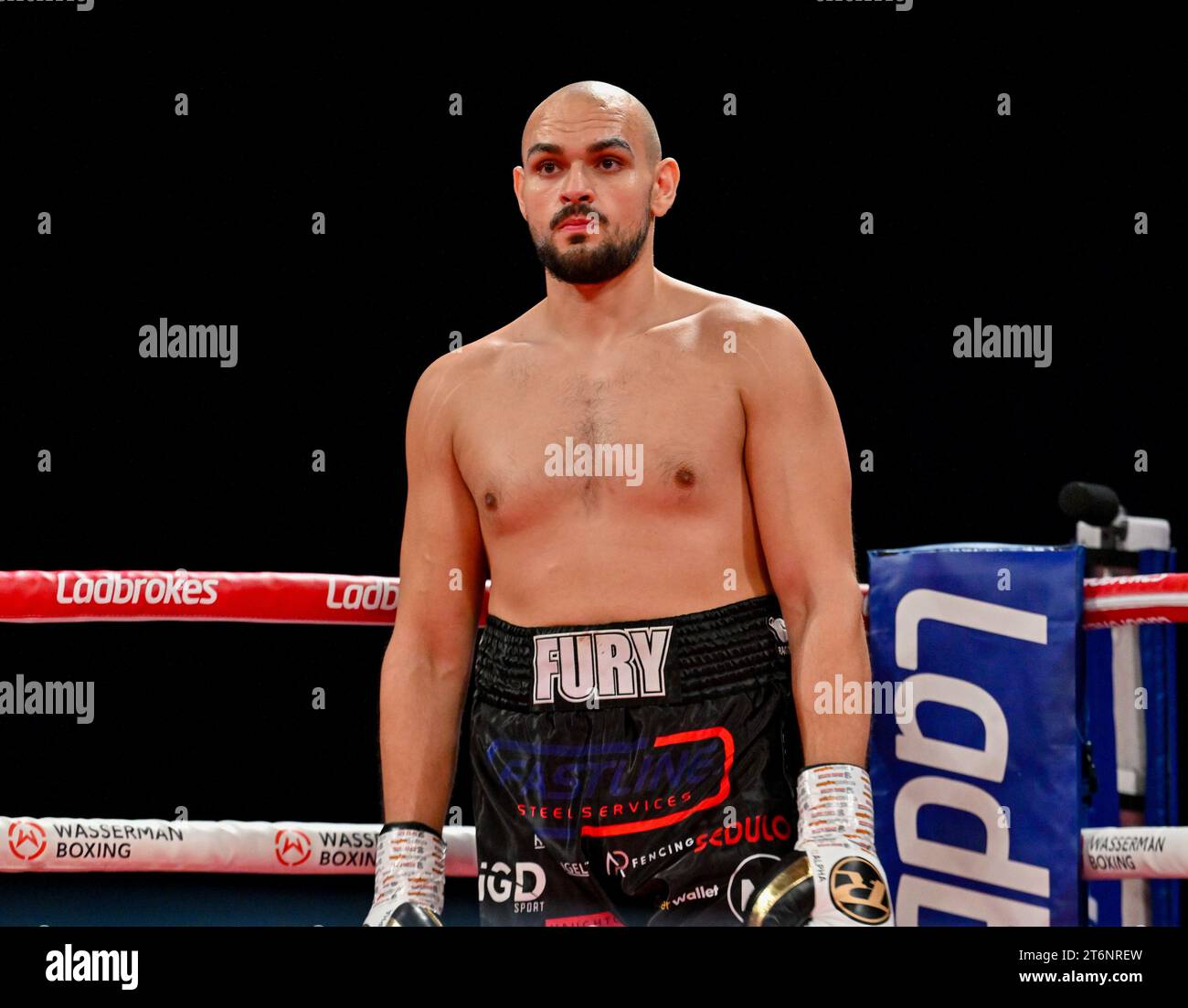 Brighton, UK, 10 November 2023. Roman Fury vs Bradley Davies during ...