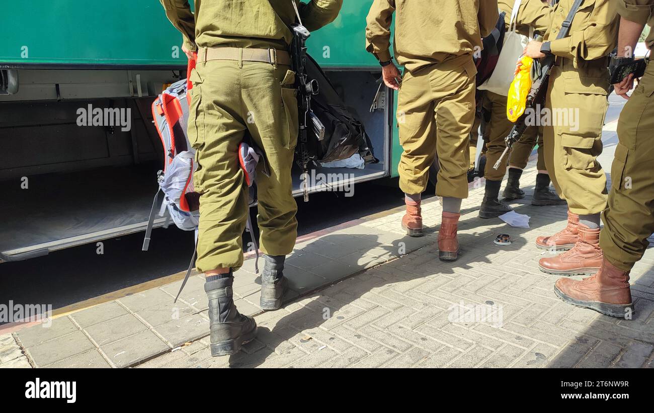 Israel soldier bus hi-res stock photography and images - Alamy