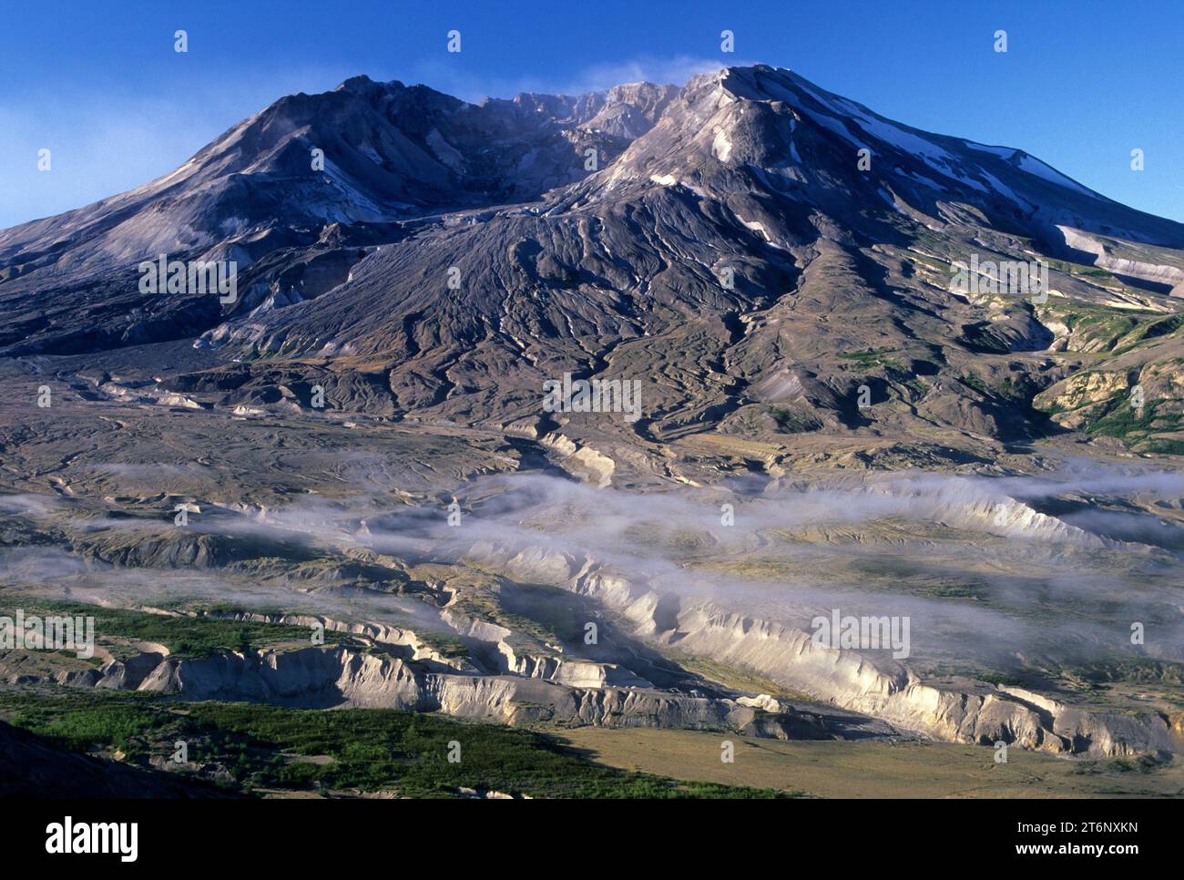 Mt St Helens from Johnston Ridge, Mt St Helens National Volcanic ...