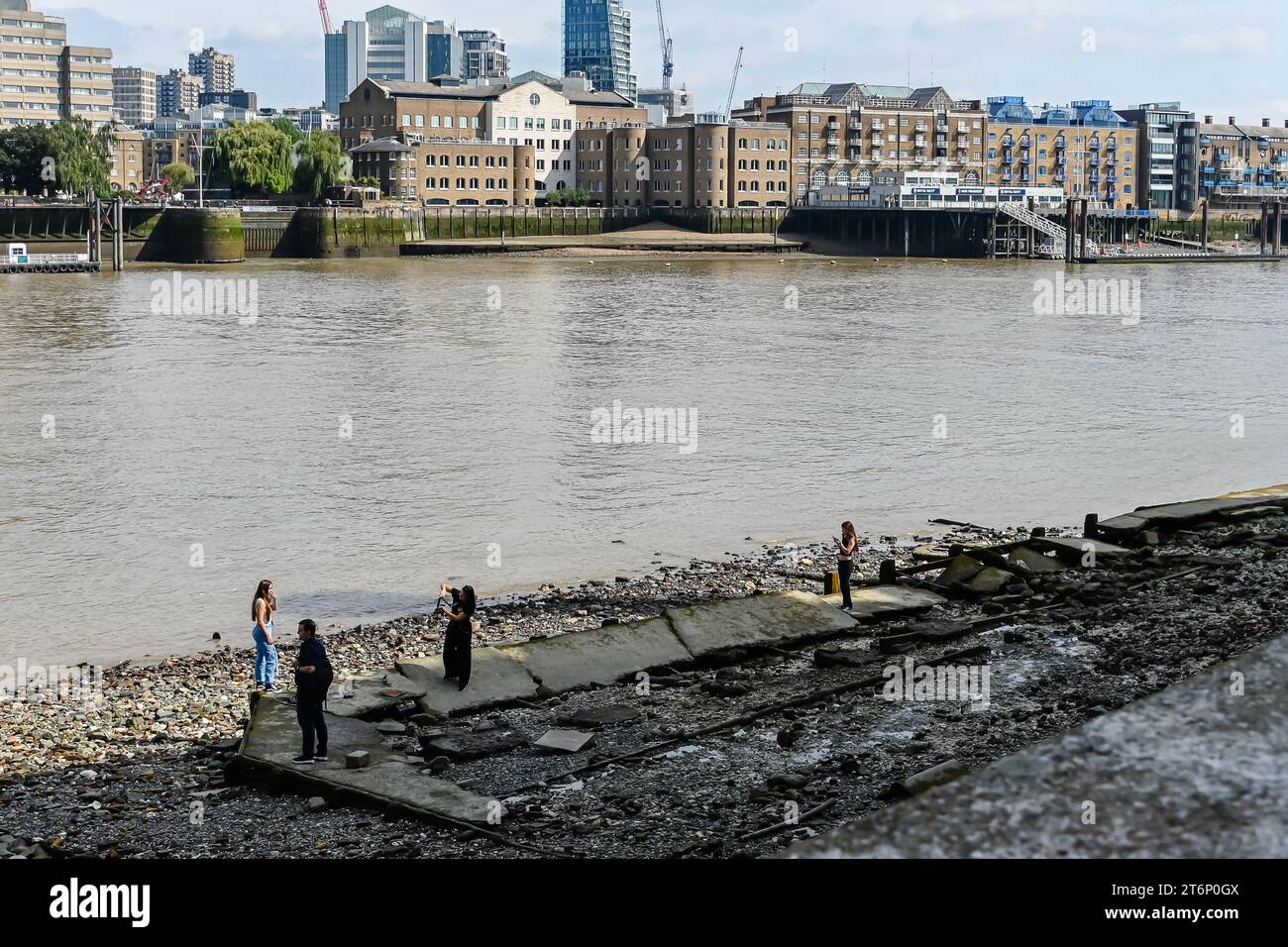 Butlers whir hi-res stock photography and images - Alamy