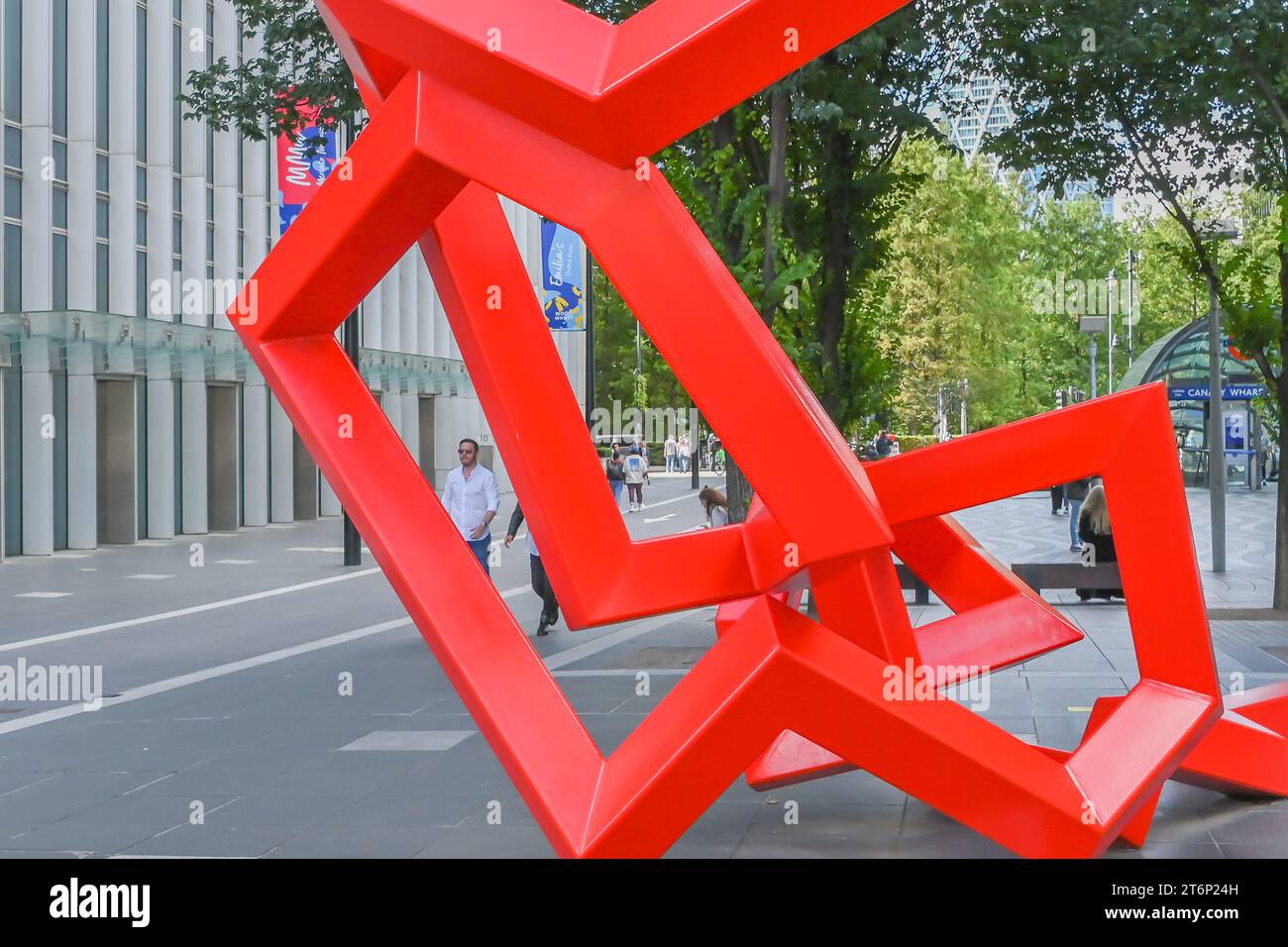 Scribbleform sculpture byJulian Wild in canary wharf Stock Photo - Alamy