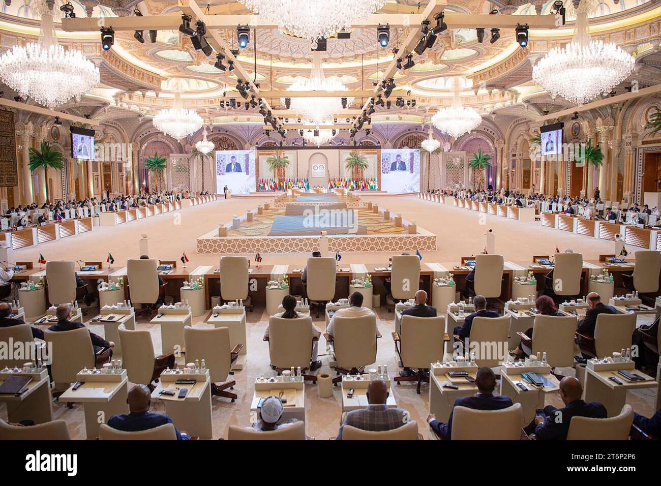 Saudi Crown Prince Mohammed bin Salman chairs an emergency meeting of ...