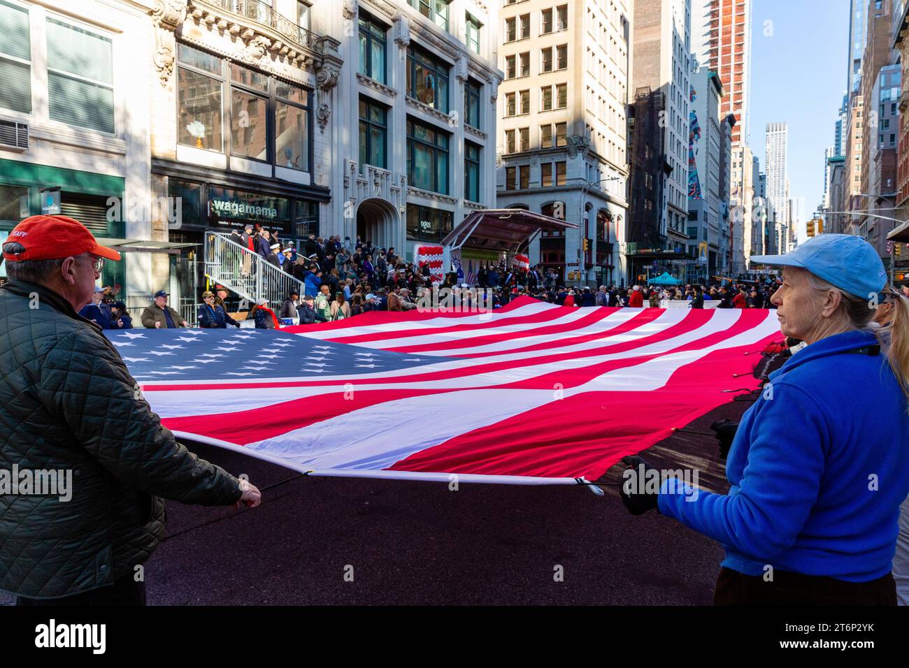 Ground zero volunteers flag hi-res stock photography and images - Alamy