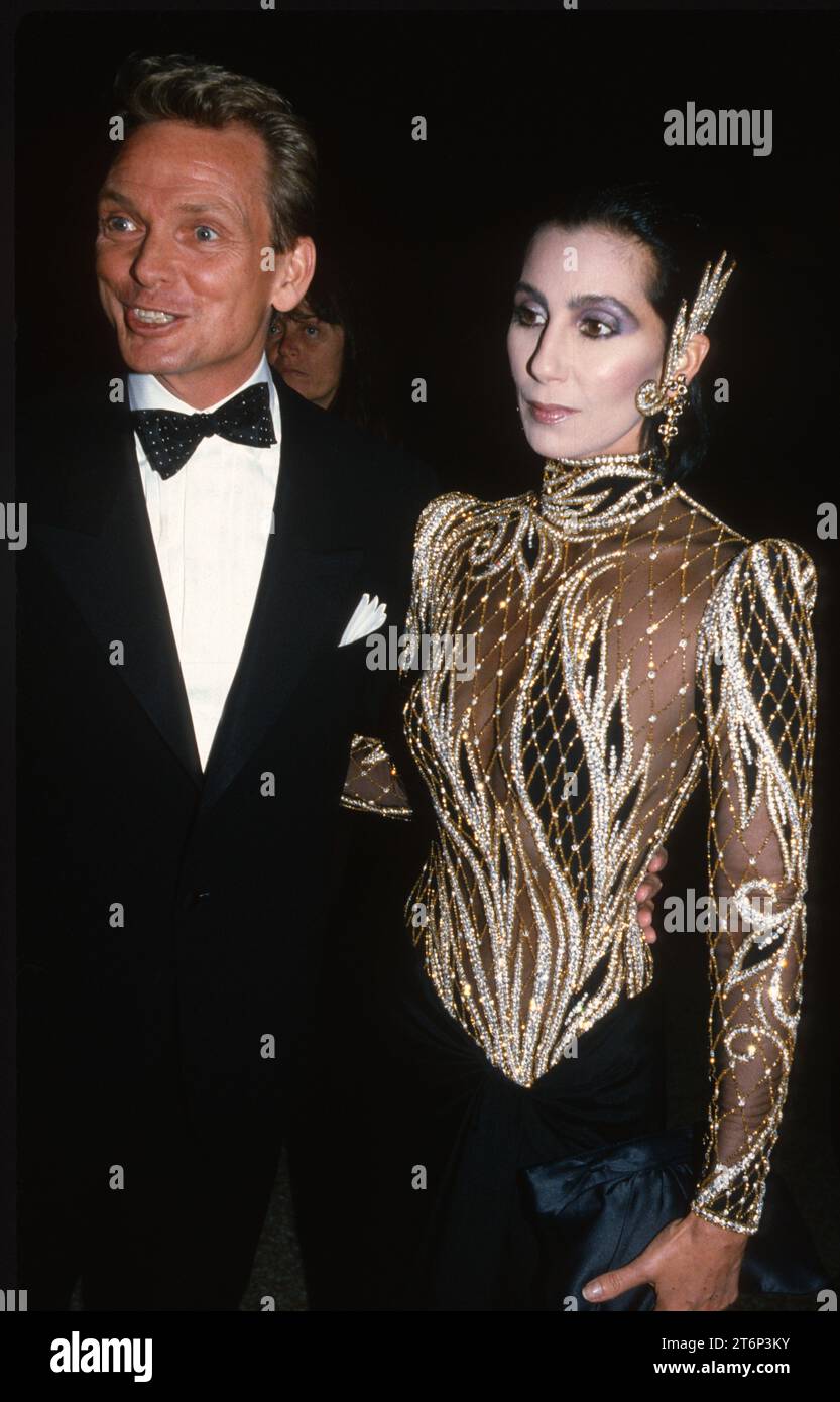 Cher bob mackie hi-res stock photography and images - Alamy
