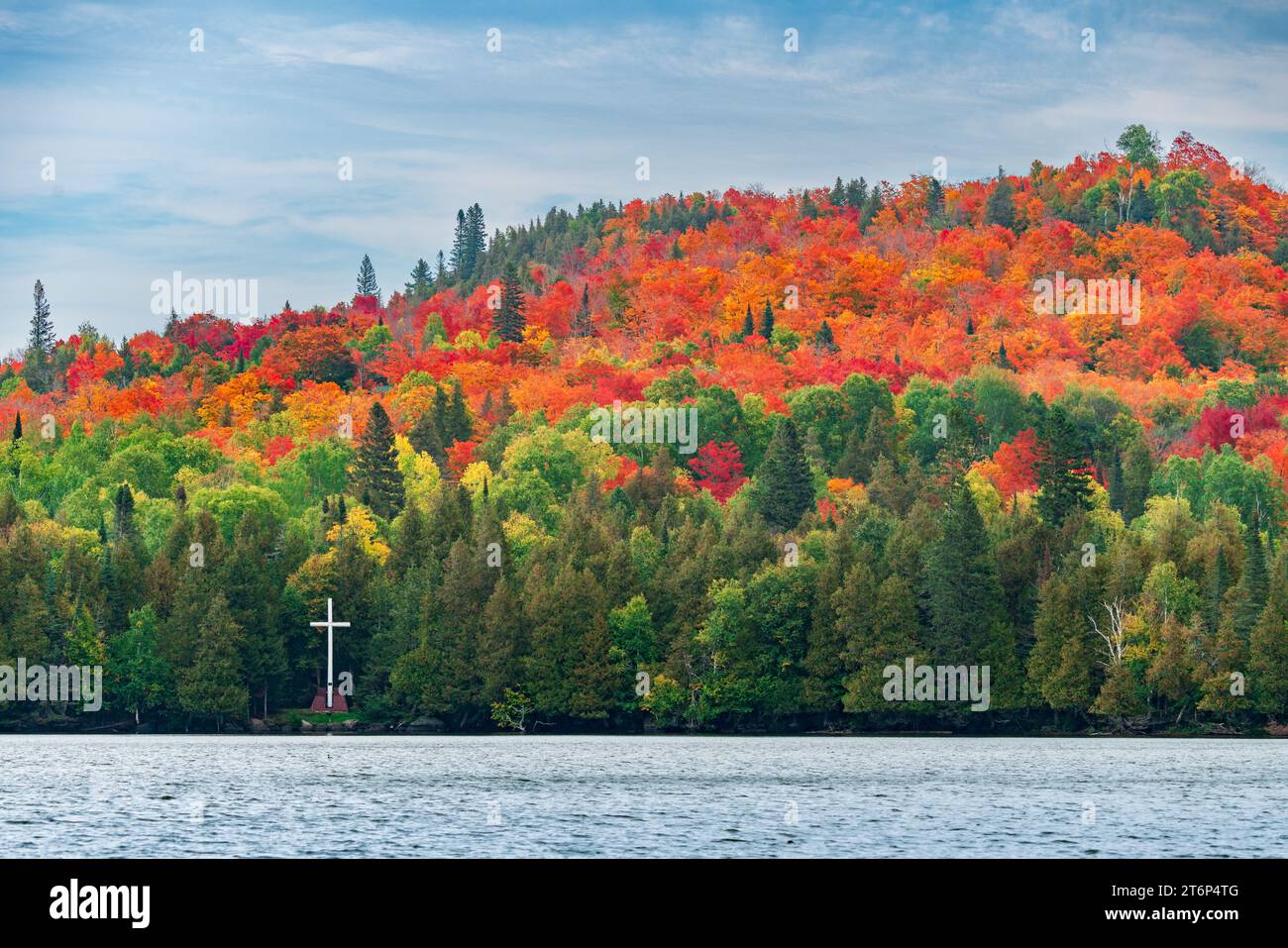 Fall foliage color in the forests above the north shore of Lake ...
