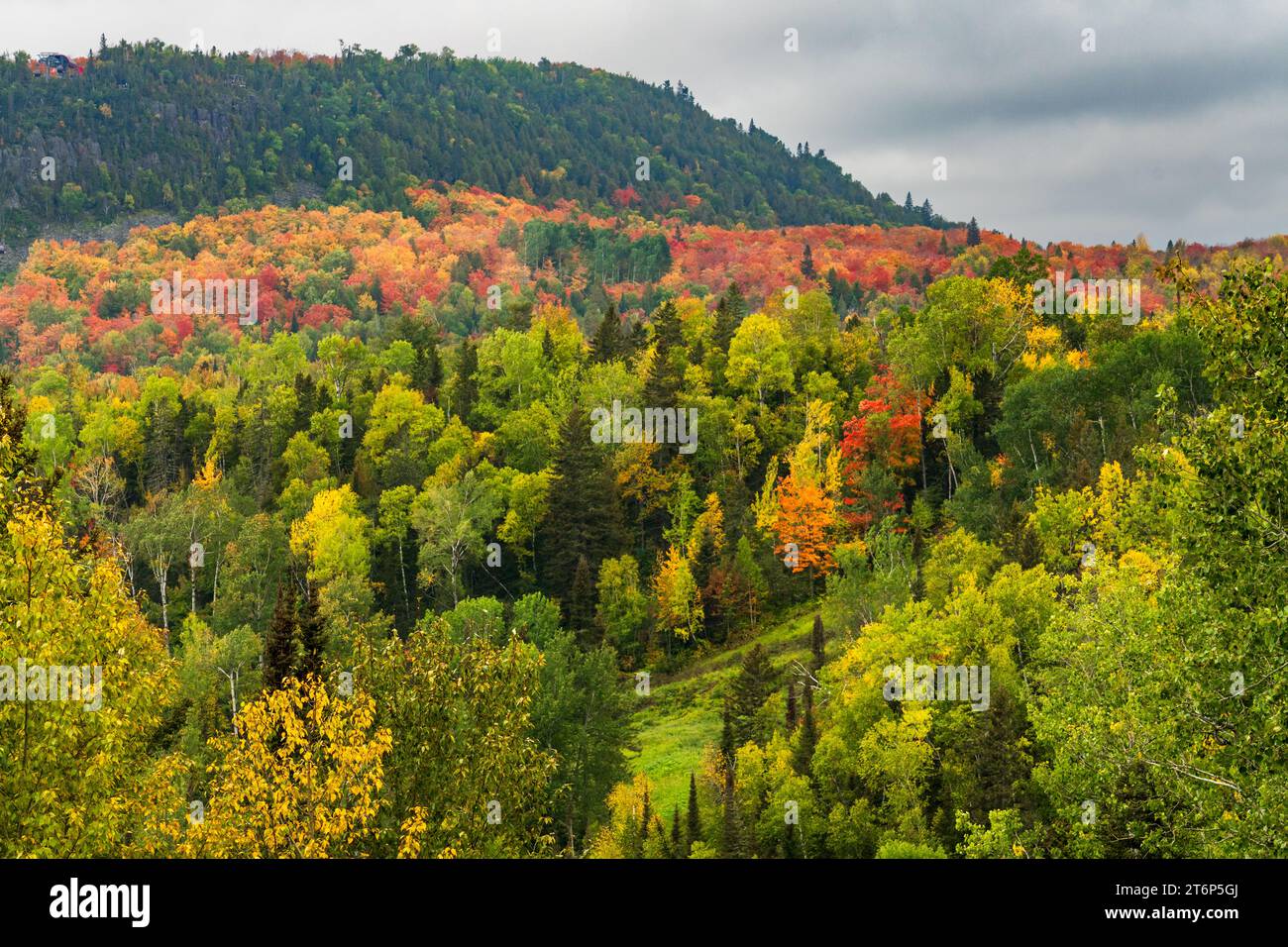 Fall foliage color change on Moose Mountain, Lutsen Resort, Minnesota ...