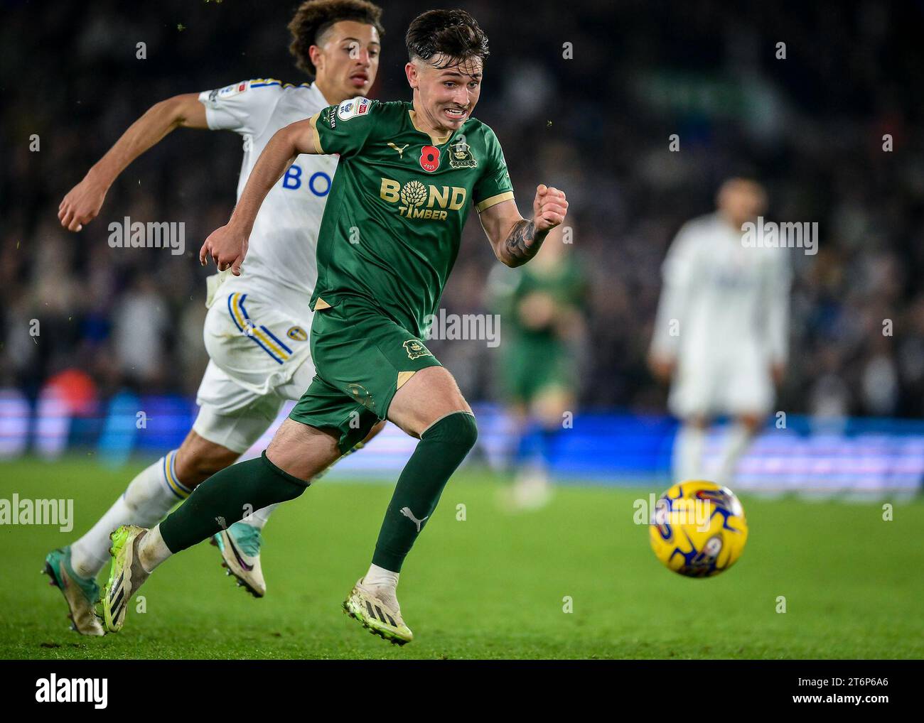 Luke Cundle #28 of Plymouth Argyle attacking during the Sky Bet ...