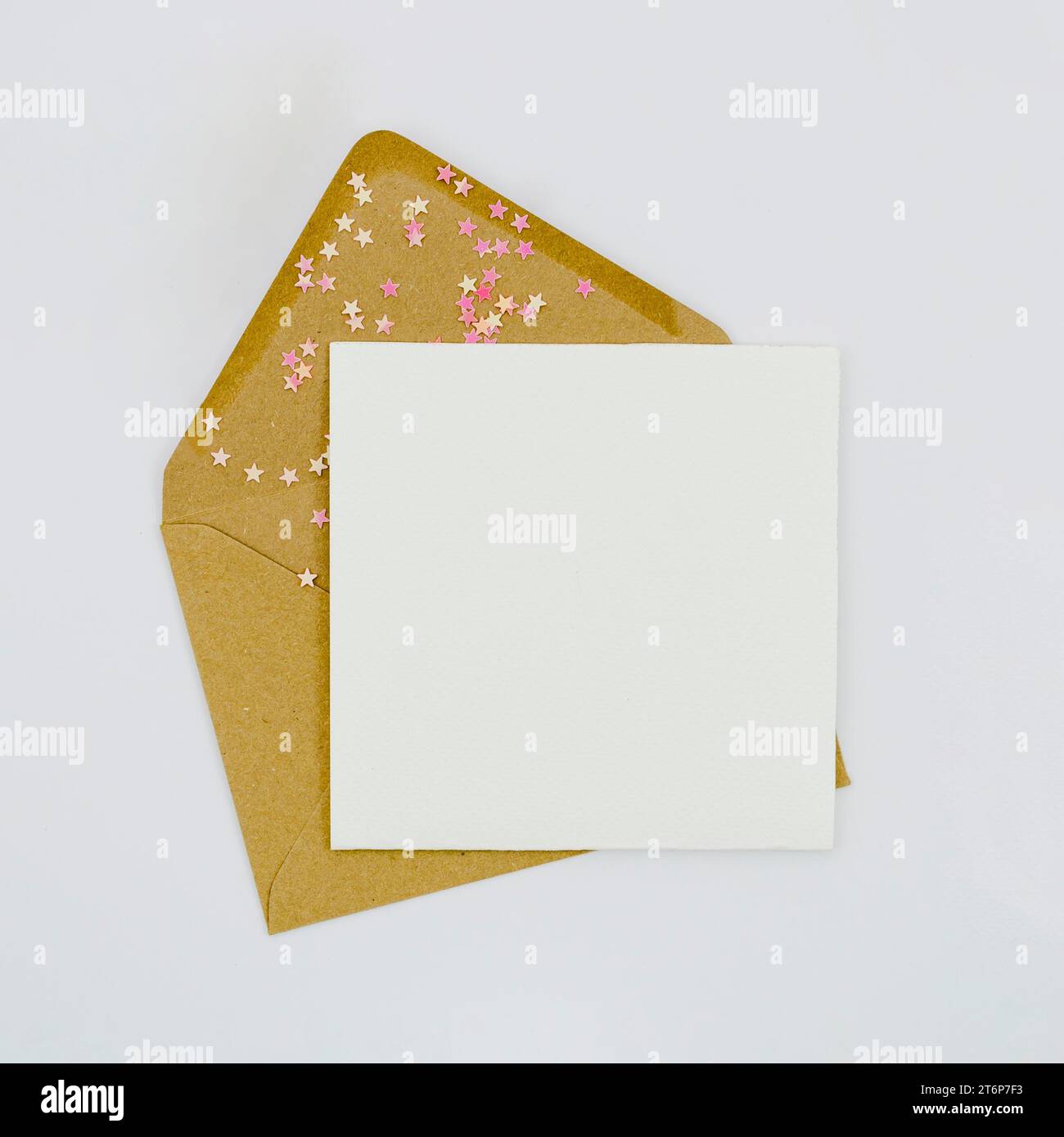 Plain brown envelope hi-res stock photography and images - Alamy